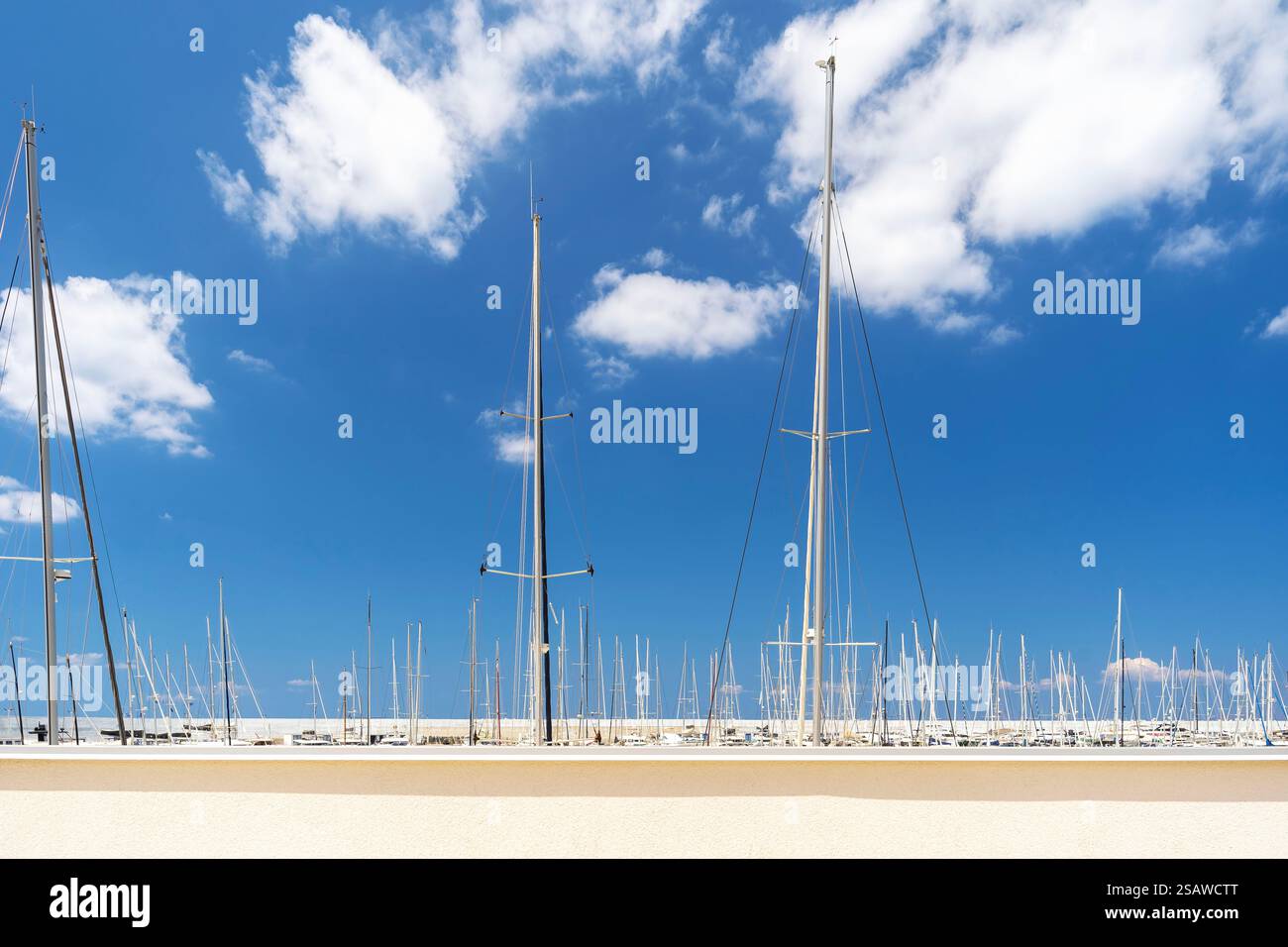 Masts rise hi-res stock photography and images - Alamy
