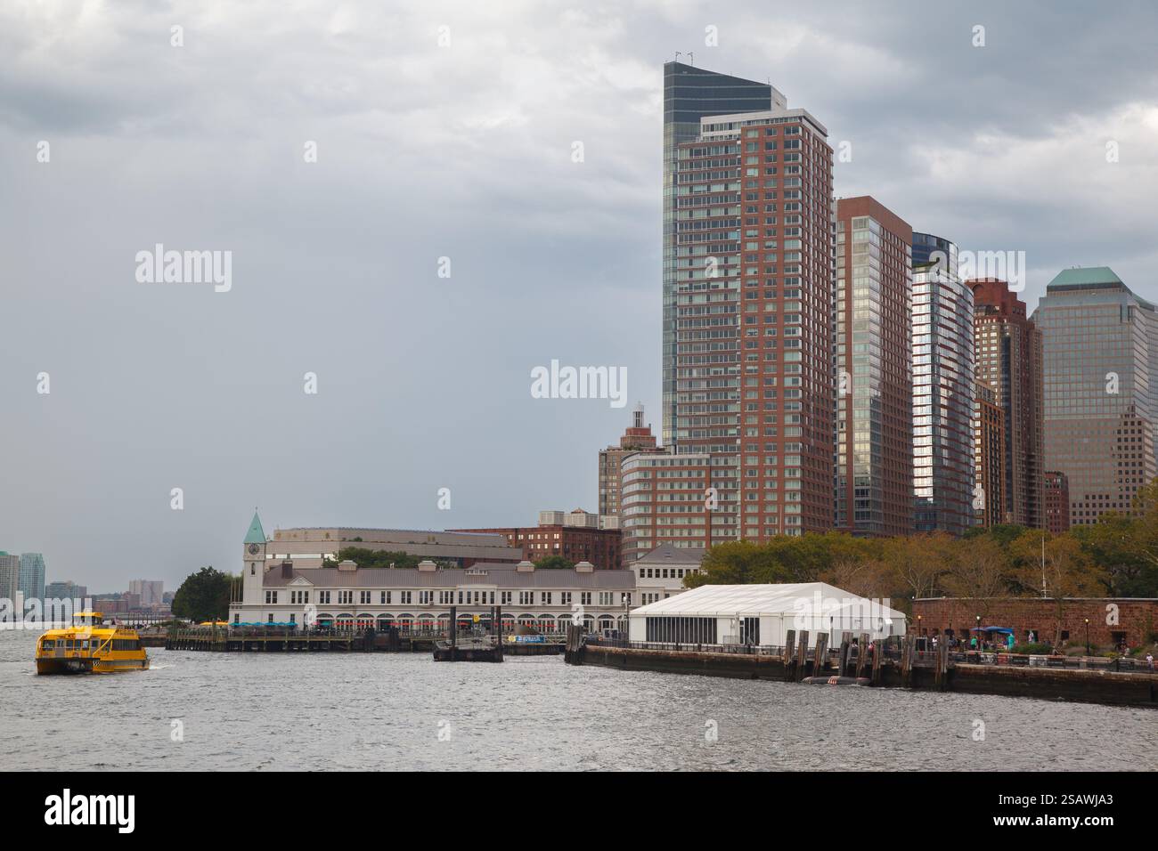 The Battery Park, hisotirc Pier A and the buildings of downtown ...