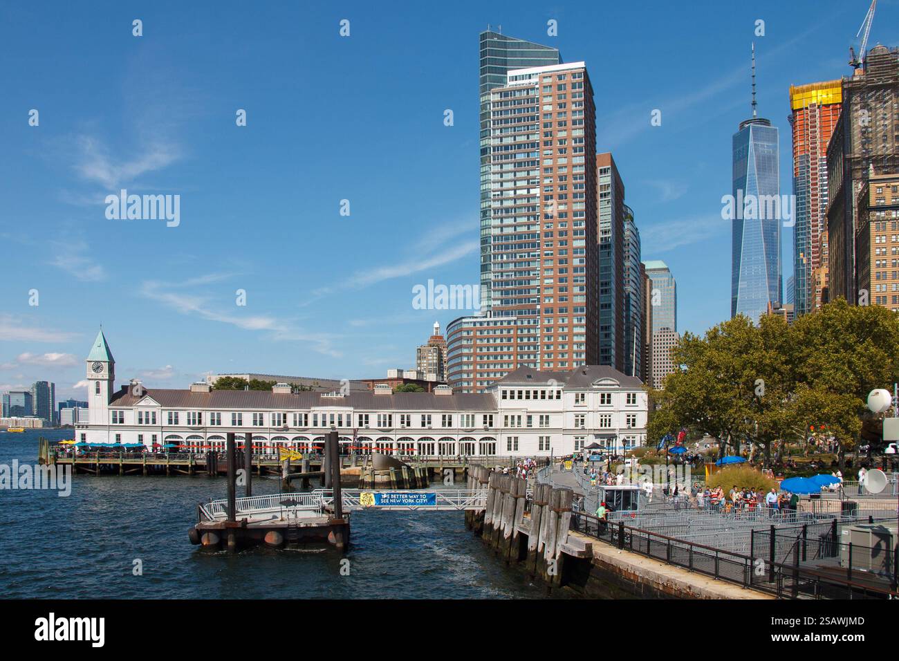 The Battery Park, hisotirc Pier A and the buildings of downtown ...
