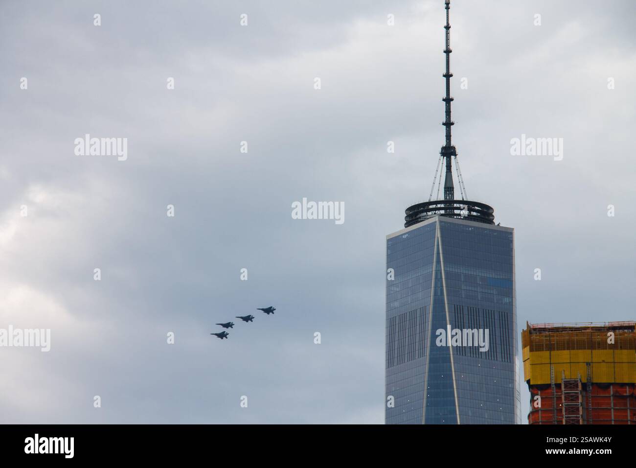 4 jet fighters in the sky, One World Trade Center, Battery Park and the ...