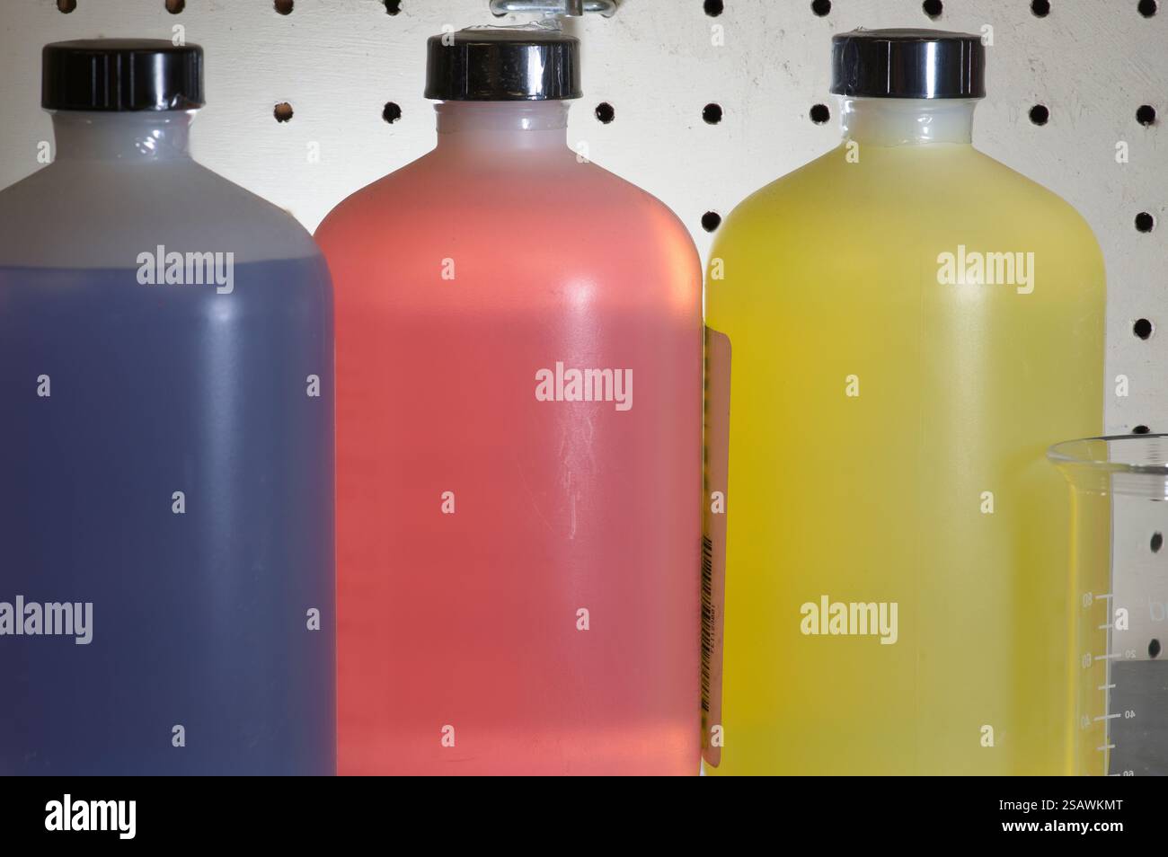 Lab research testing hi-res stock photography and images - Alamy