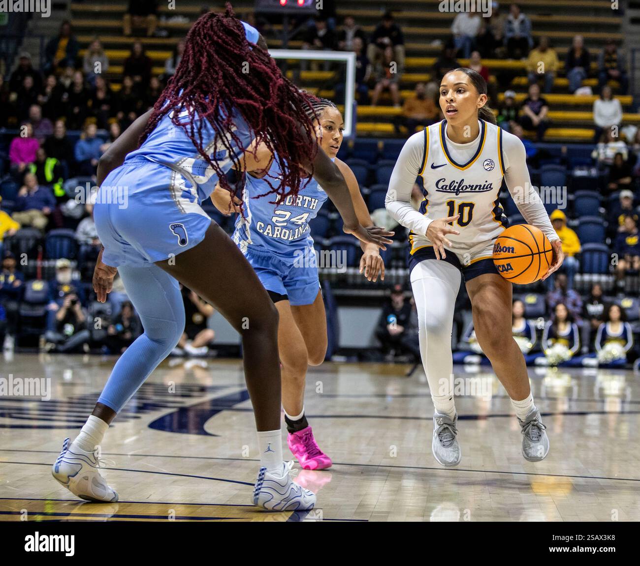 Haas Pavilion Berkeley Calif, USA. 30th Jan, 2025. USA California guard ...