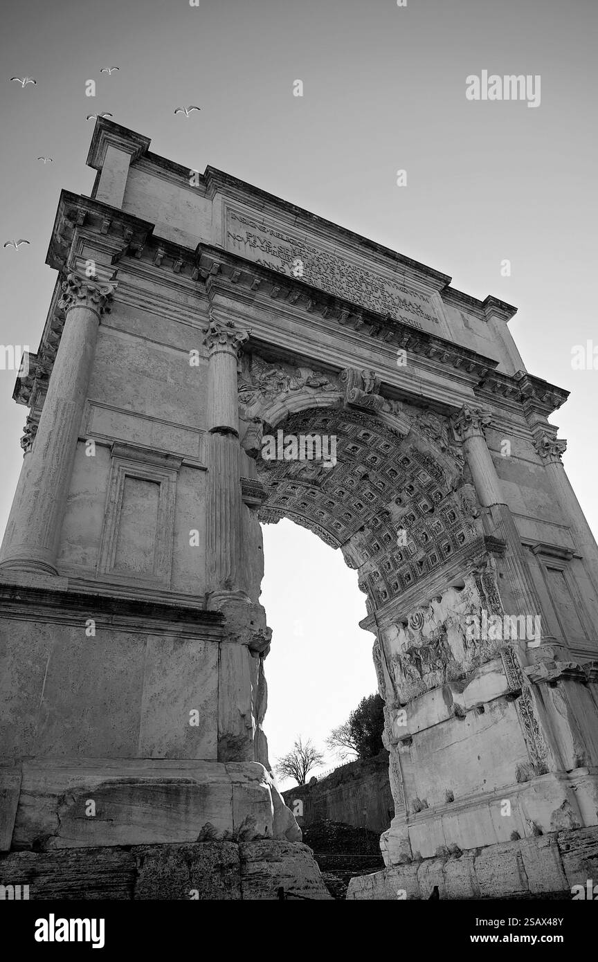 Ancient roman triumphal arches hi-res stock photography and images - Alamy