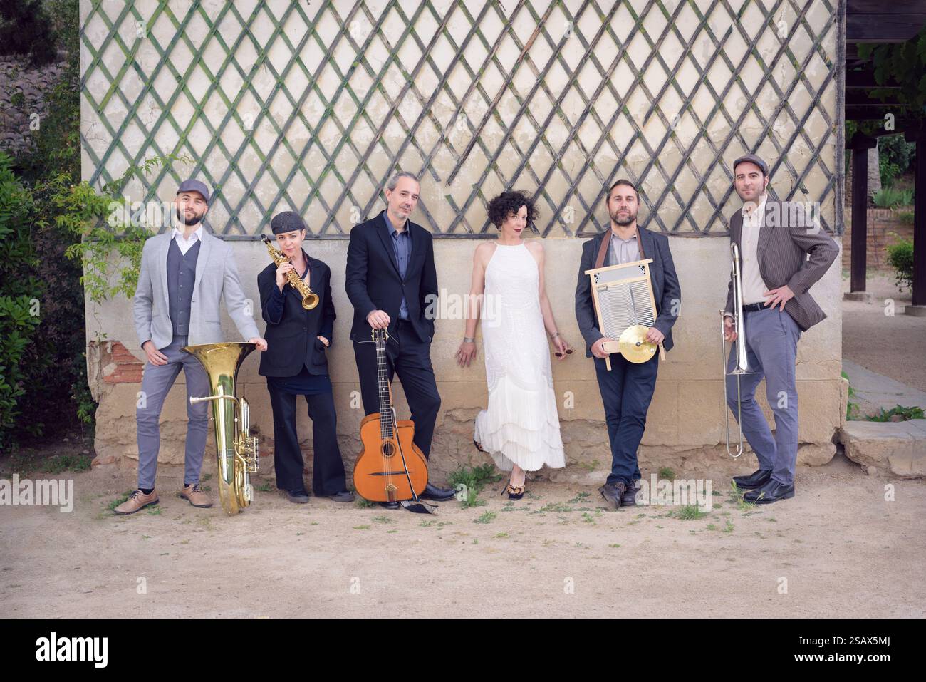 Jazz band of six people with different musical instruments, dres Stock ...