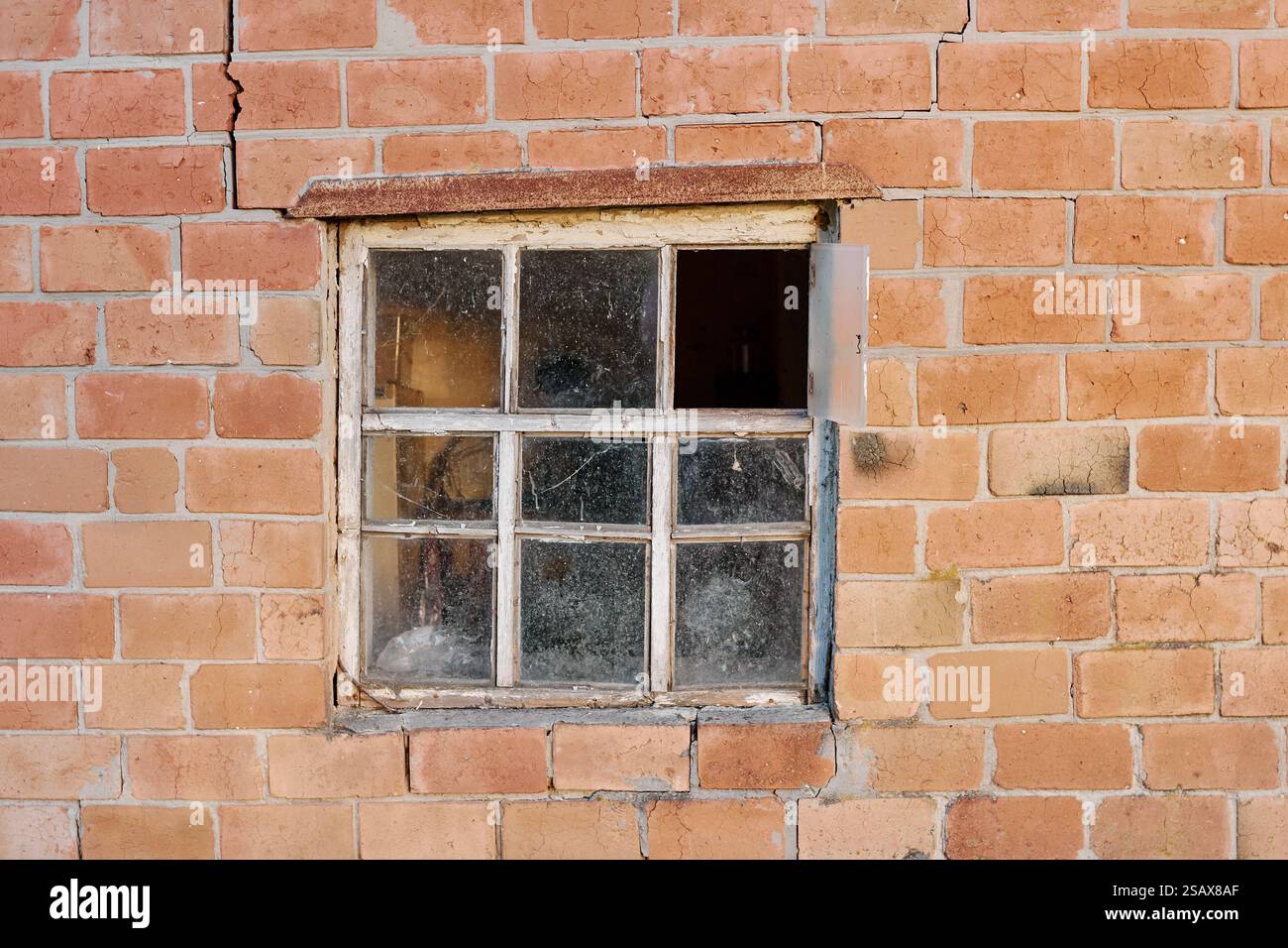 Old broken window in a brick house Stock Photo - Alamy