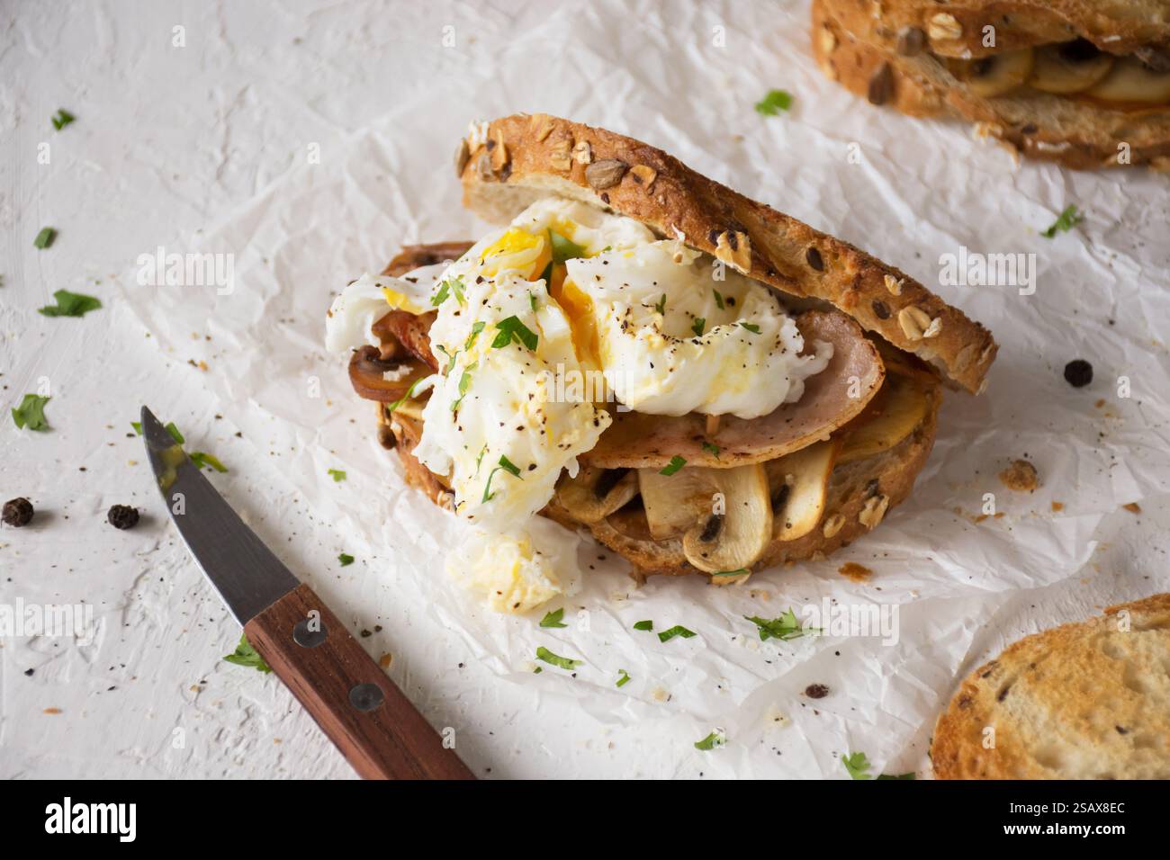 egg, bacon and mushroom sandwich Stock Photo - Alamy