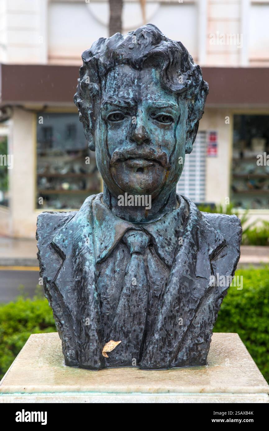 Monumento a roberto olid diaz hi-res stock photography and images - Alamy