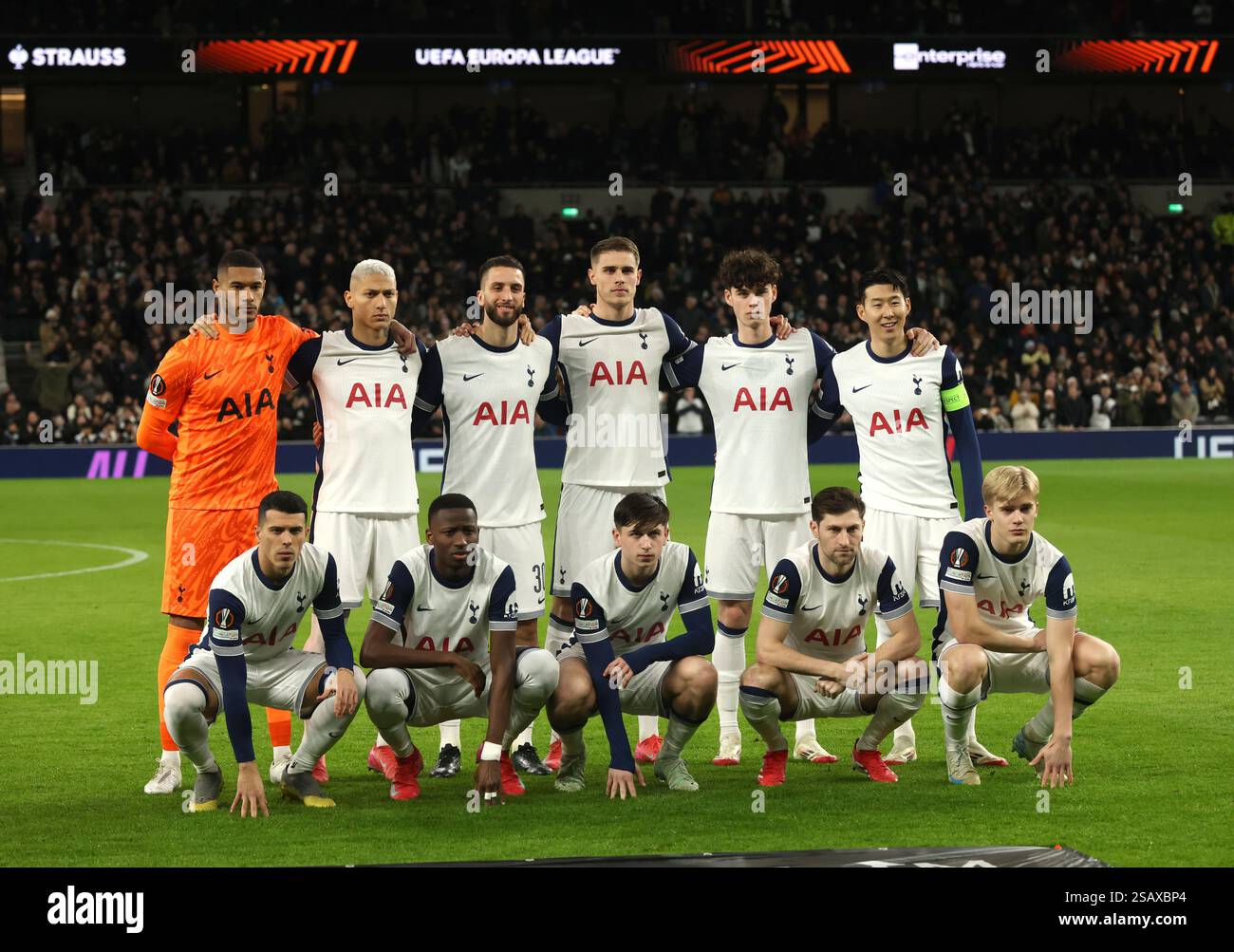 London, UK. 30th Jan, 2025. Spurs team line-up at the Tottenham Hotspur ...