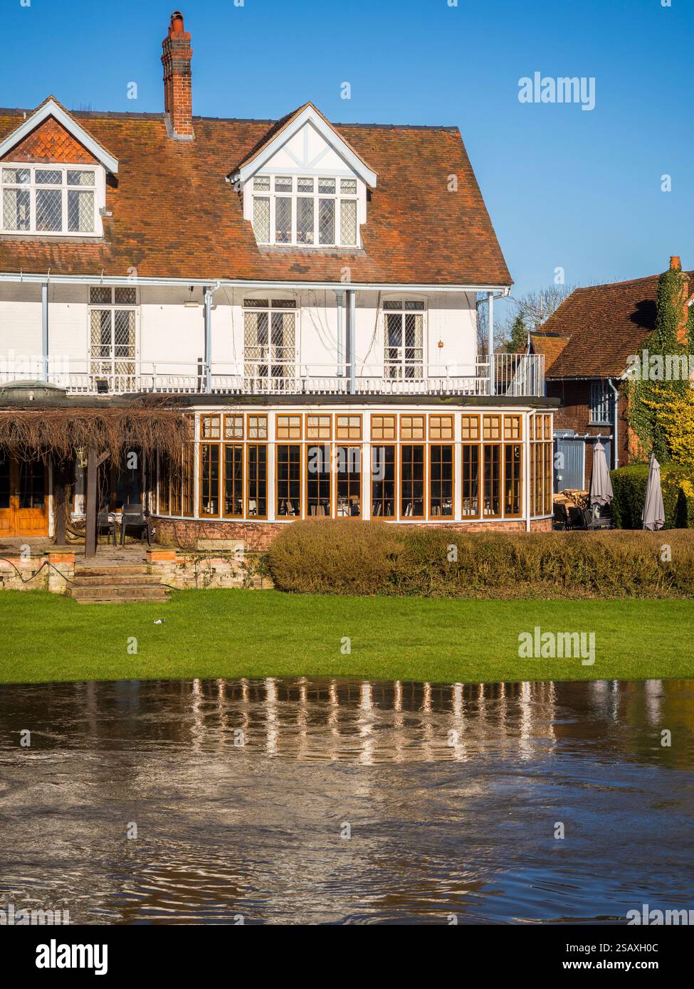 The River Thames, running High, The French Horn Hotel, Sonning Eye ...