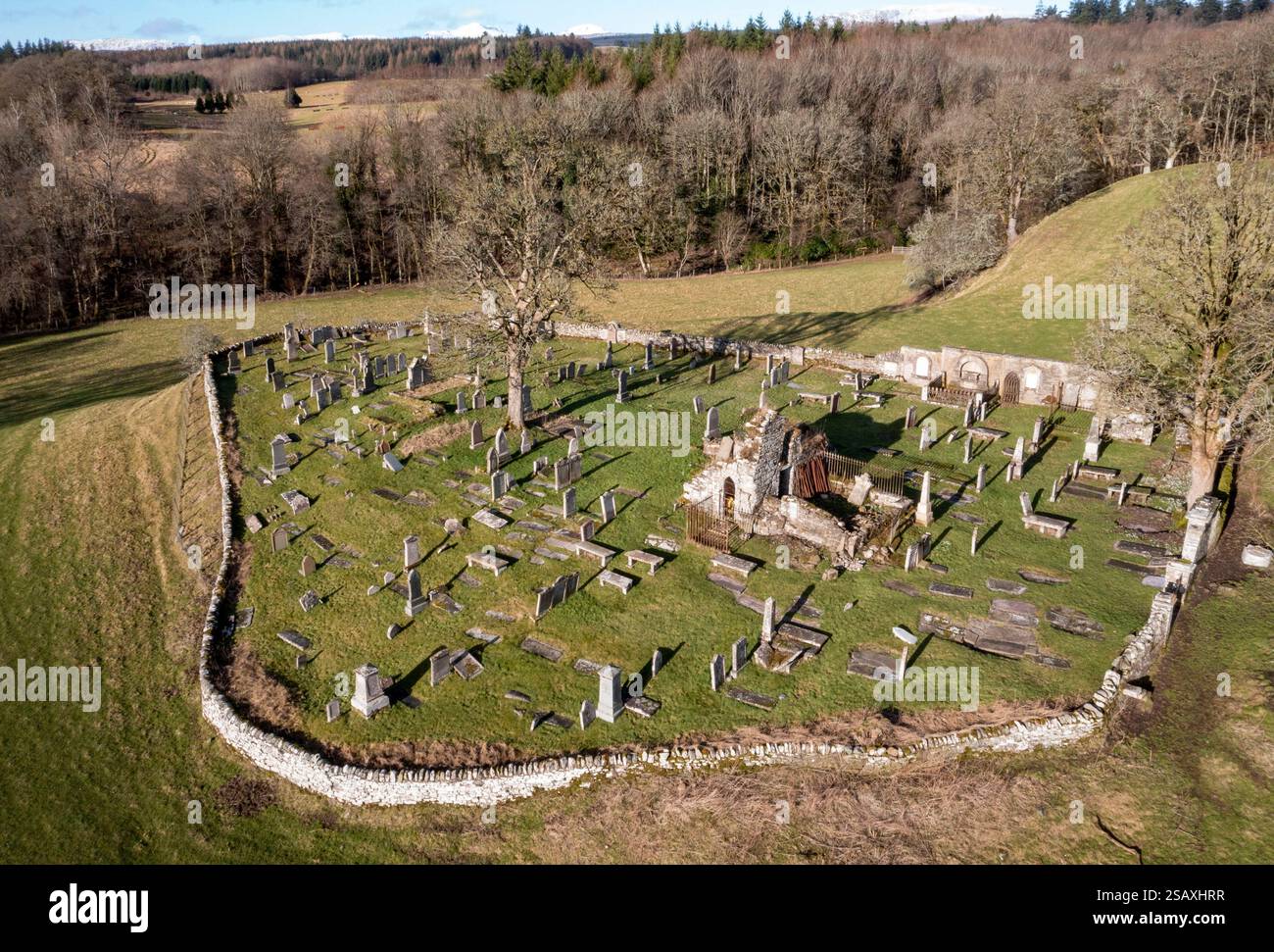 Old kilmadock cemetery hi-res stock photography and images - Alamy