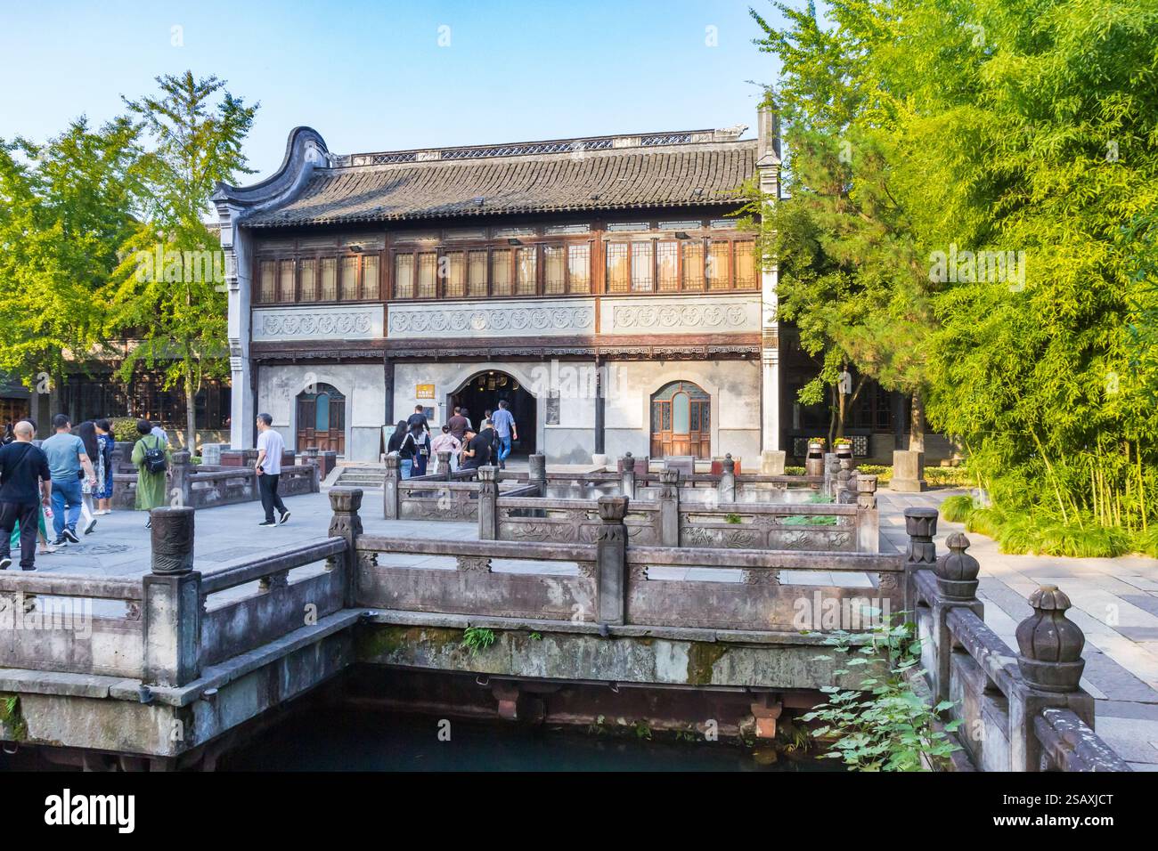 Historic building in the old center of Wuzhen, China Stock Photo - Alamy