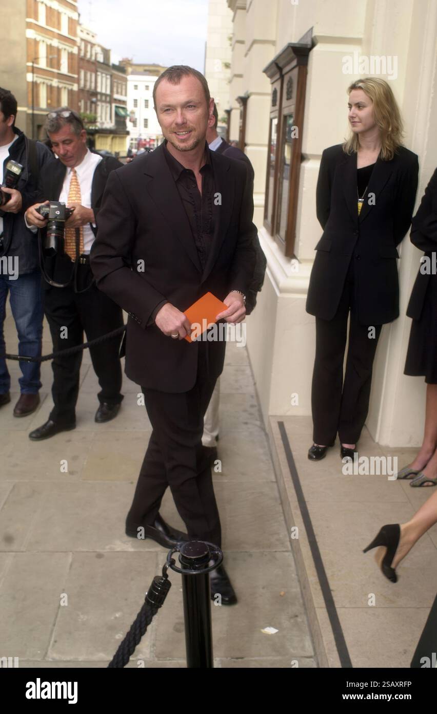 Gary kemp 2000 hi-res stock photography and images - Alamy