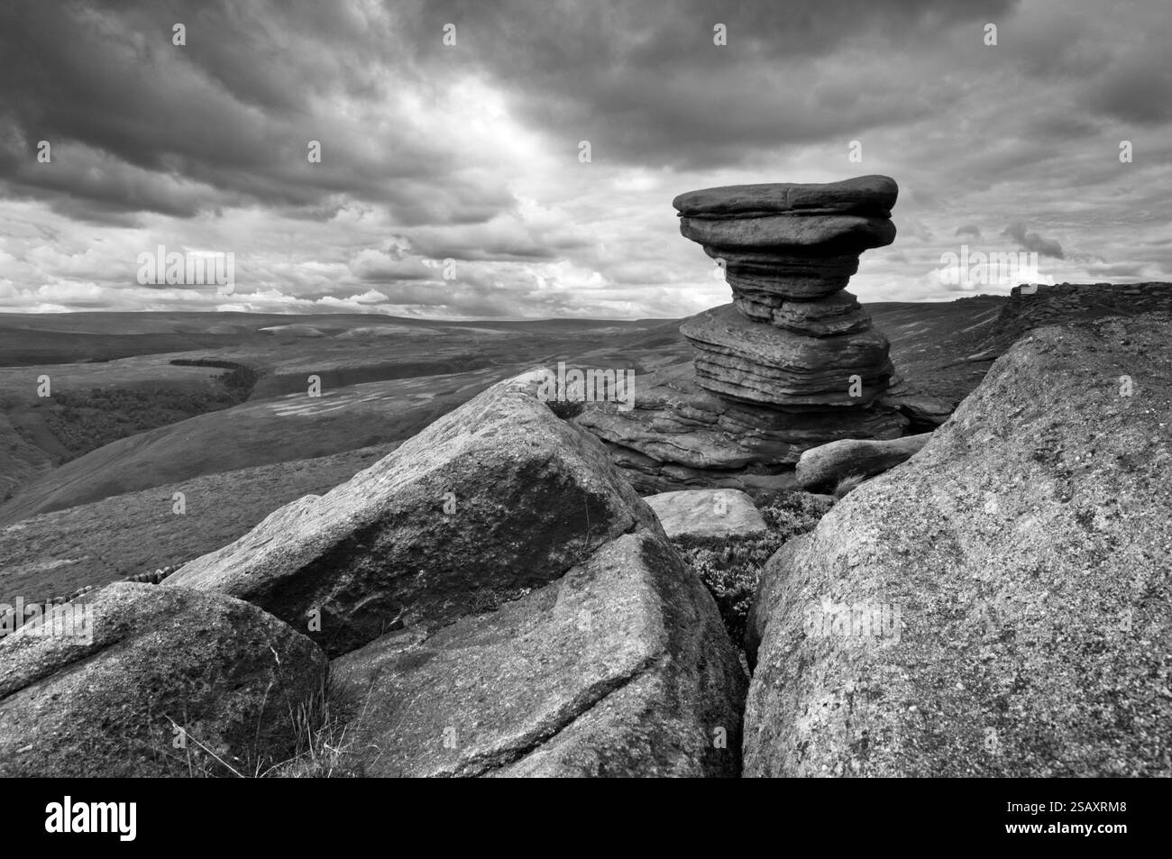Dramatic gritstone edge Black and White Stock Photos & Images - Alamy