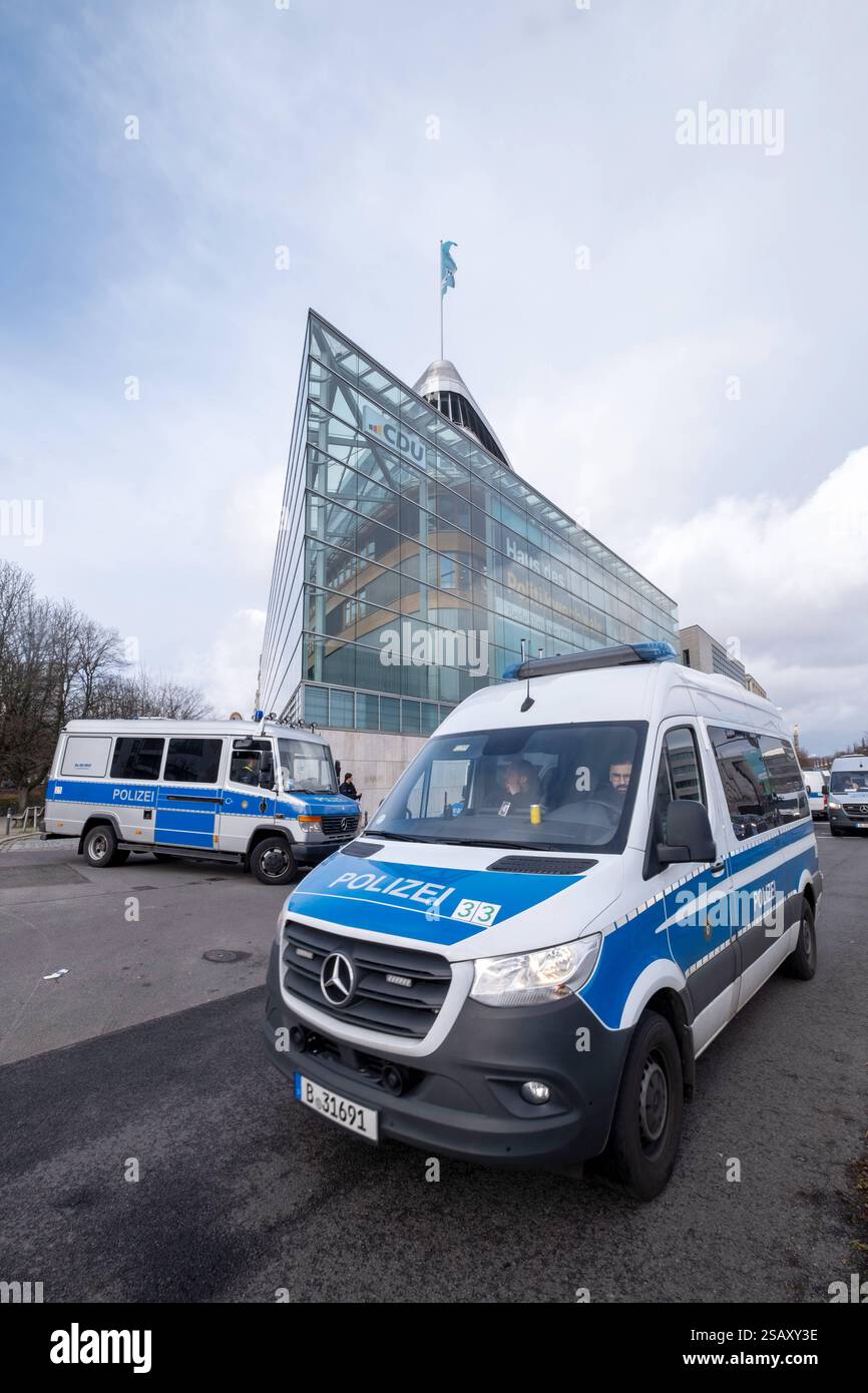 Die Zentrale der Christlich-Demokratischen Union CDU in Berlin wird ...
