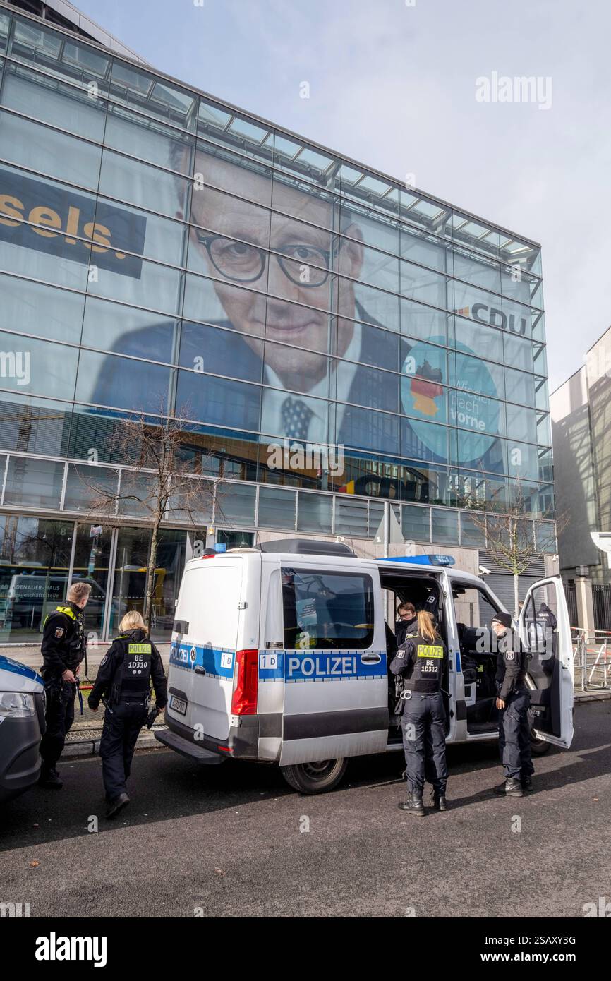 Die Zentrale der Christlich-Demokratischen Union CDU in Berlin wird ...
