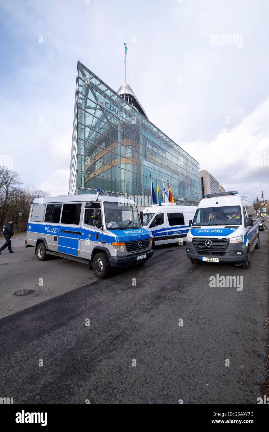 Die Zentrale der Christlich-Demokratischen Union CDU in Berlin wird ...