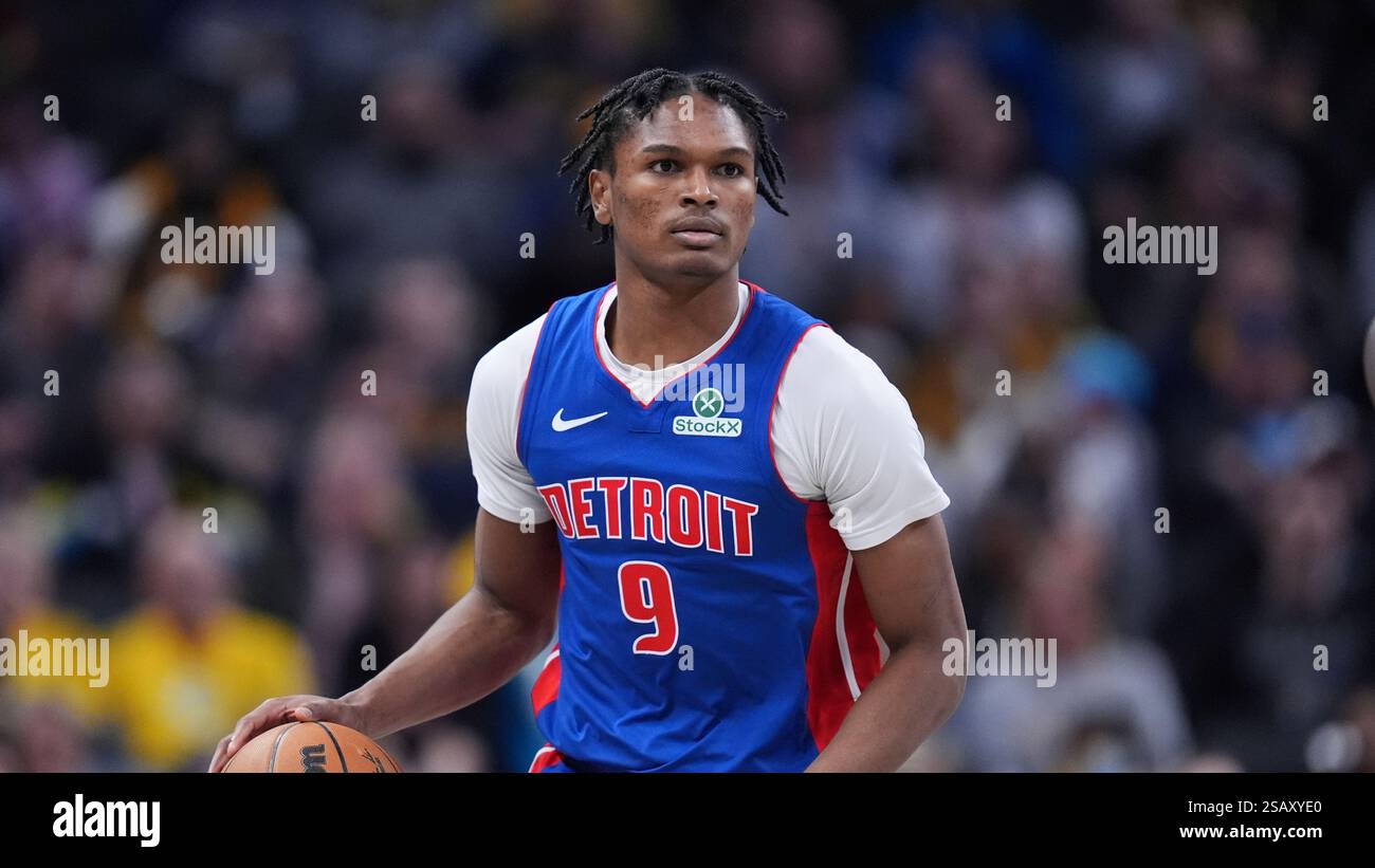 Detroit Pistons forward Ausar Thompson (9) plays against the Indiana ...