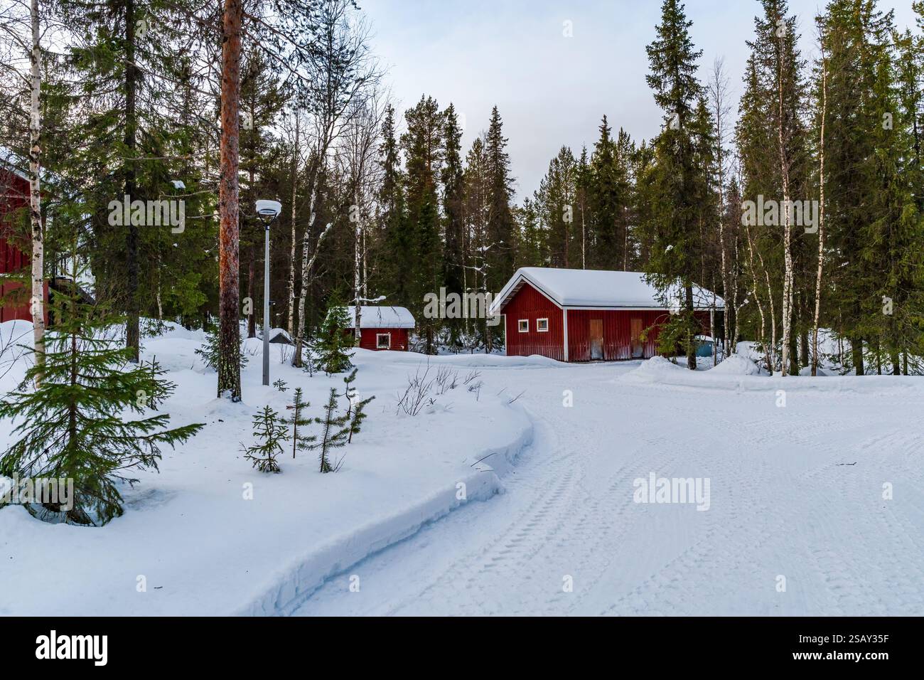 Beautiful winter landscape in Finnish Lapland around Akaslompolo ...