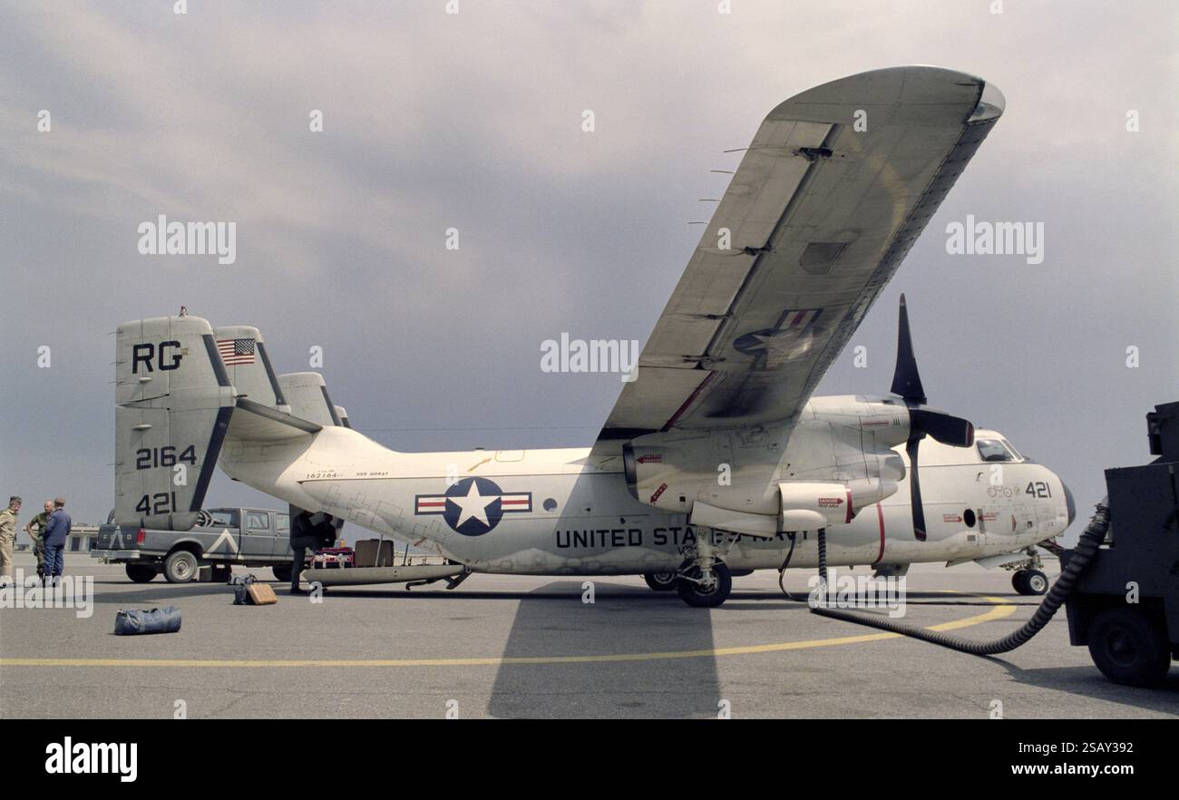 First Gulf War: 25th March 1991 A U.S. Navy COD Grumman C-2 Greyhound ...