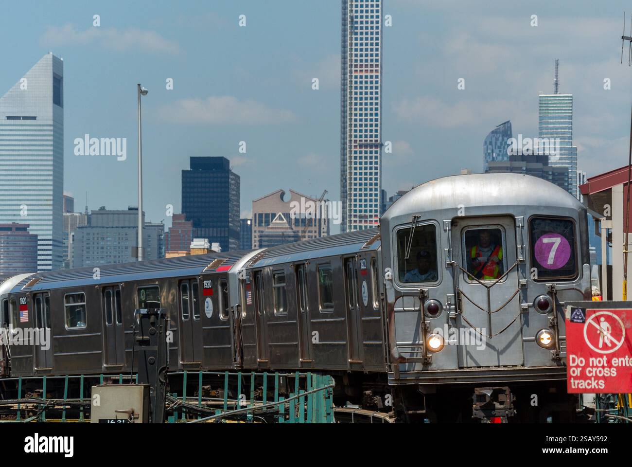 New York CIty, NY, USA, Wide Angle View, NYC Subway, (number 7 line ...