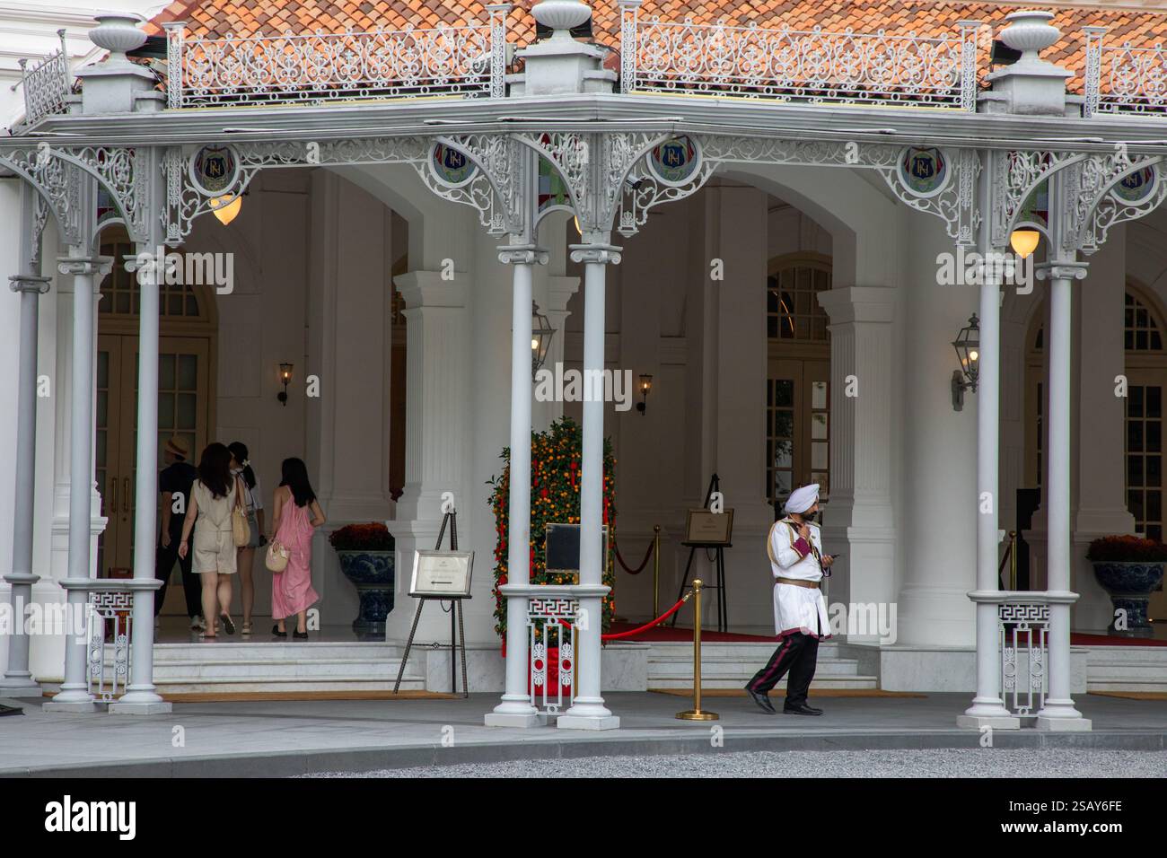 Raffles Hotel, 1 Beach Road, Singapore Stock Photo - Alamy