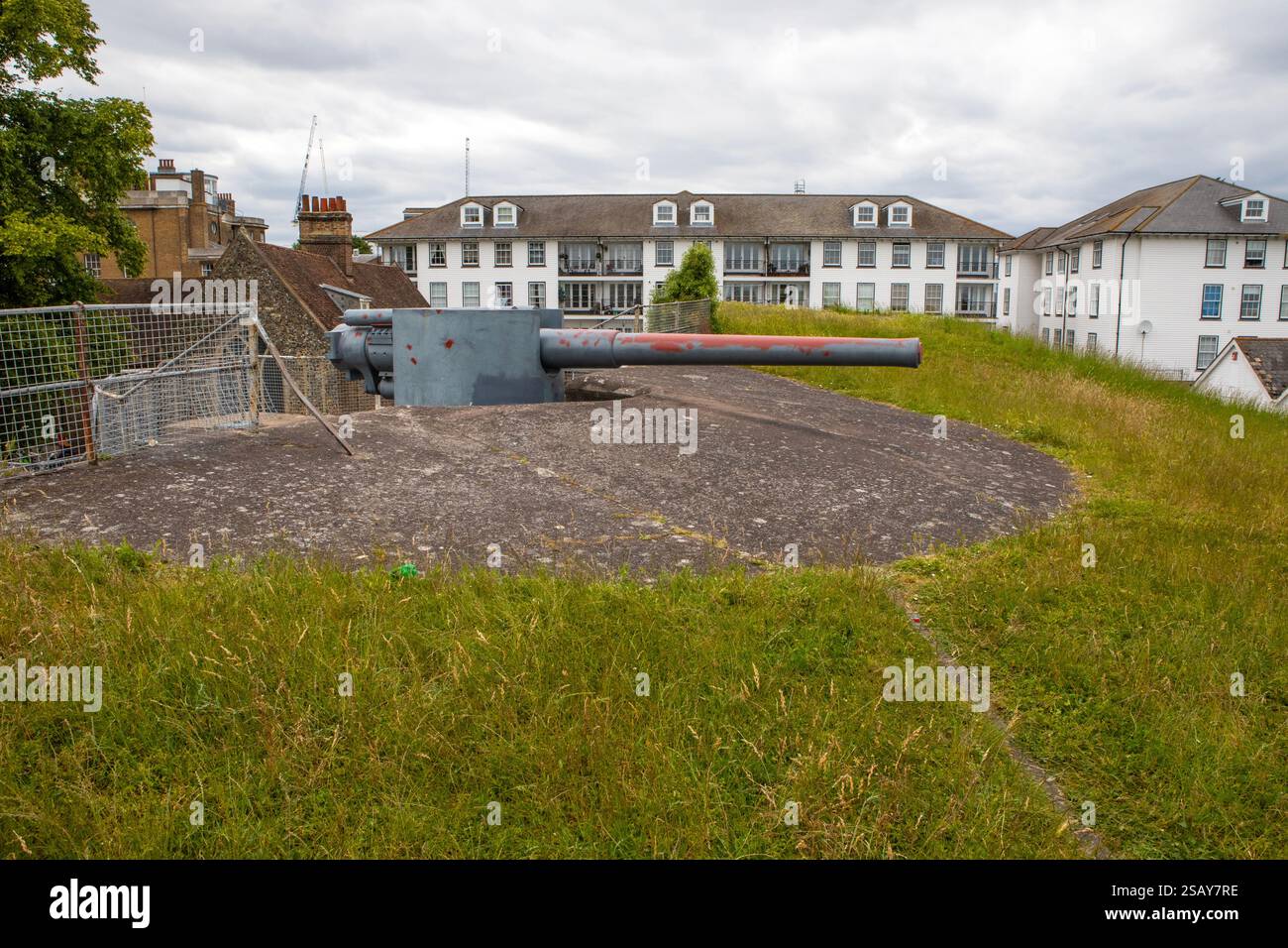 Artillery at the historic New Tavern Fort in Gravesend, Kent Stock ...