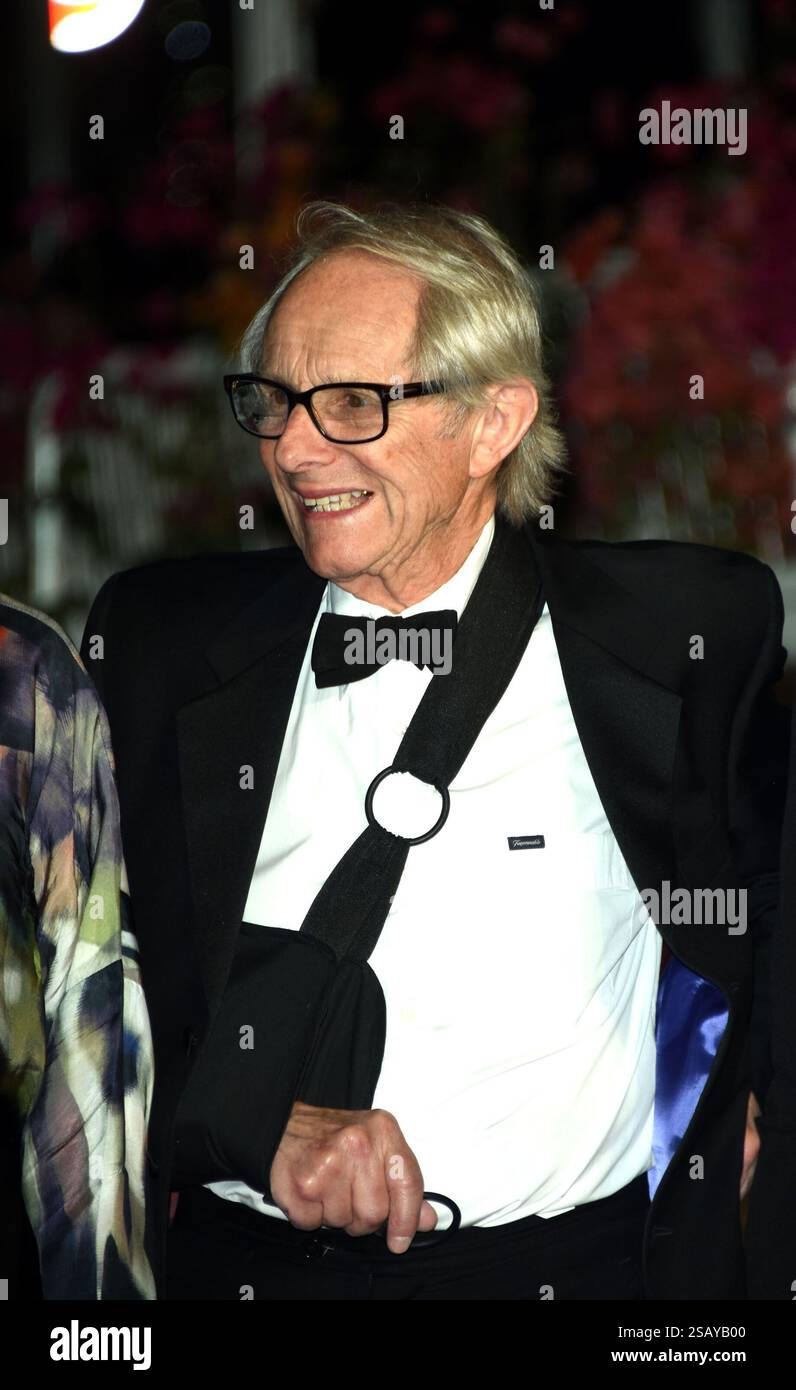 Ken Loach and cast of the film Sorry We Missed You at the Cannes Film ...