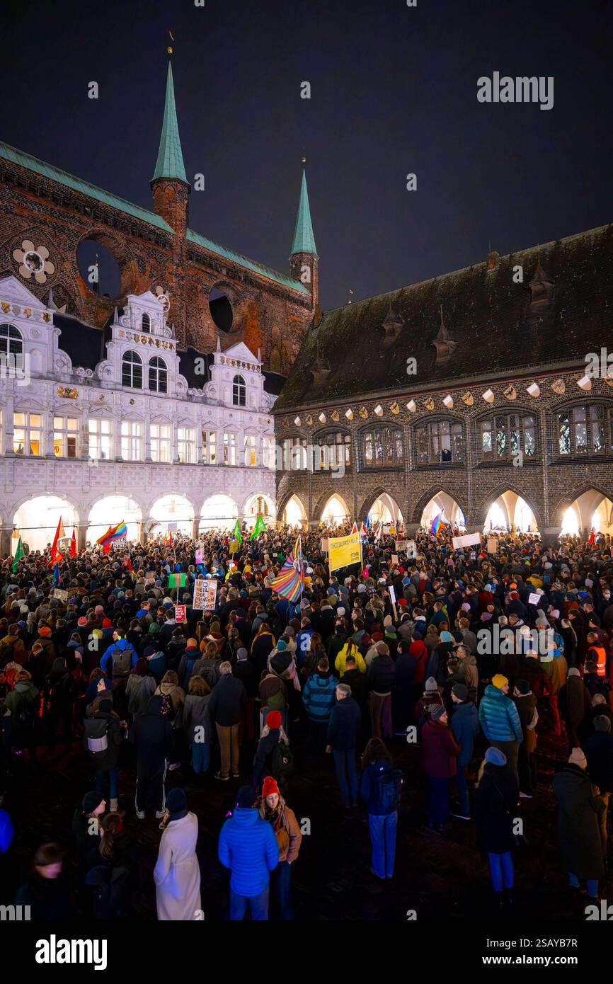 Mahnwache Die Brandmauer ist gefallen , 30.01.25 Lübeck Schleswig ...