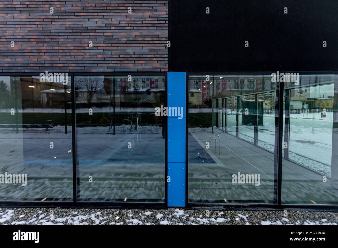 Exploring Modern Glass Architecture Featuring Its Distinctive Design ...