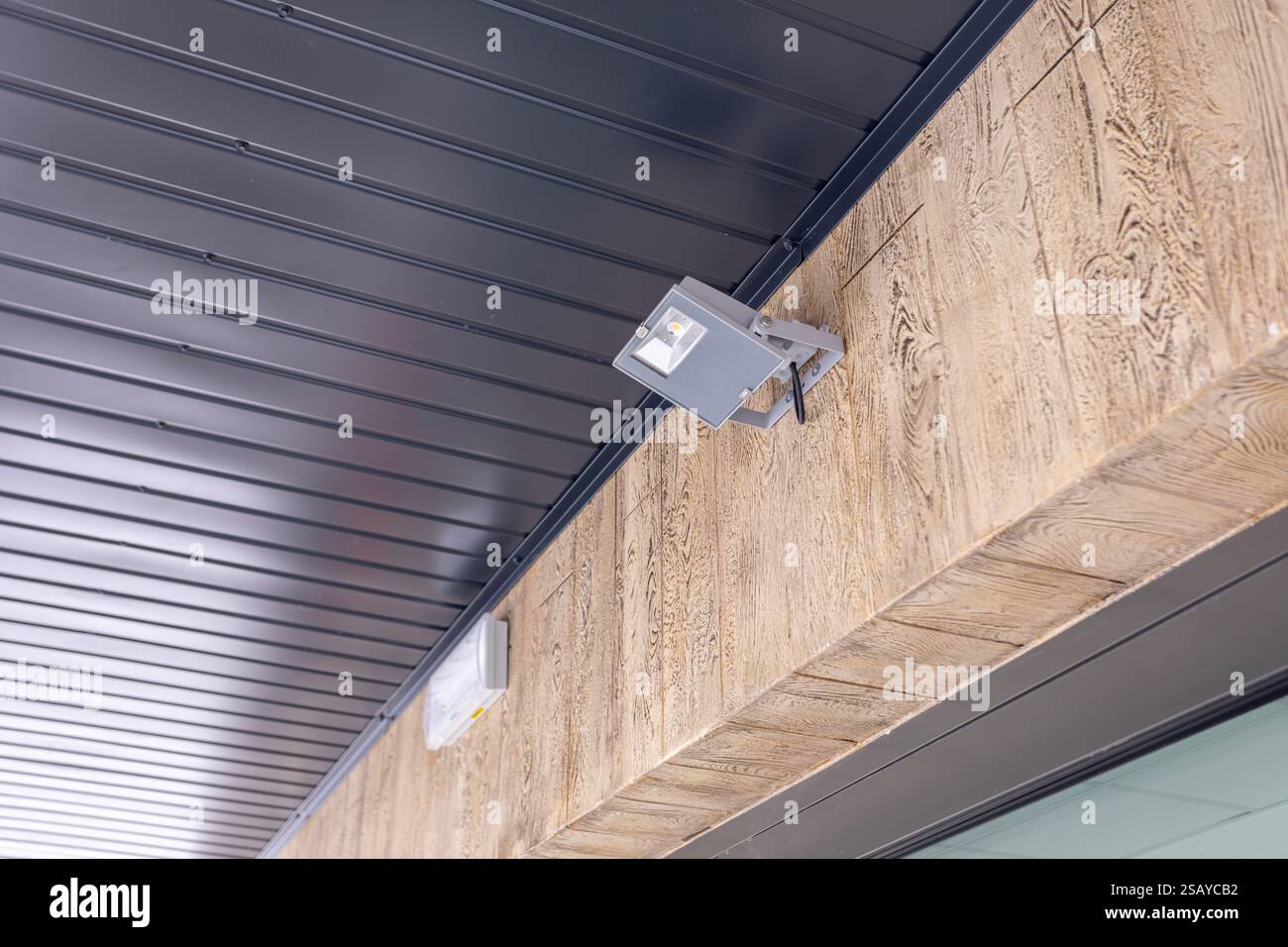 Expert Installation of Modern Security Cameras in Urban Settings for ...