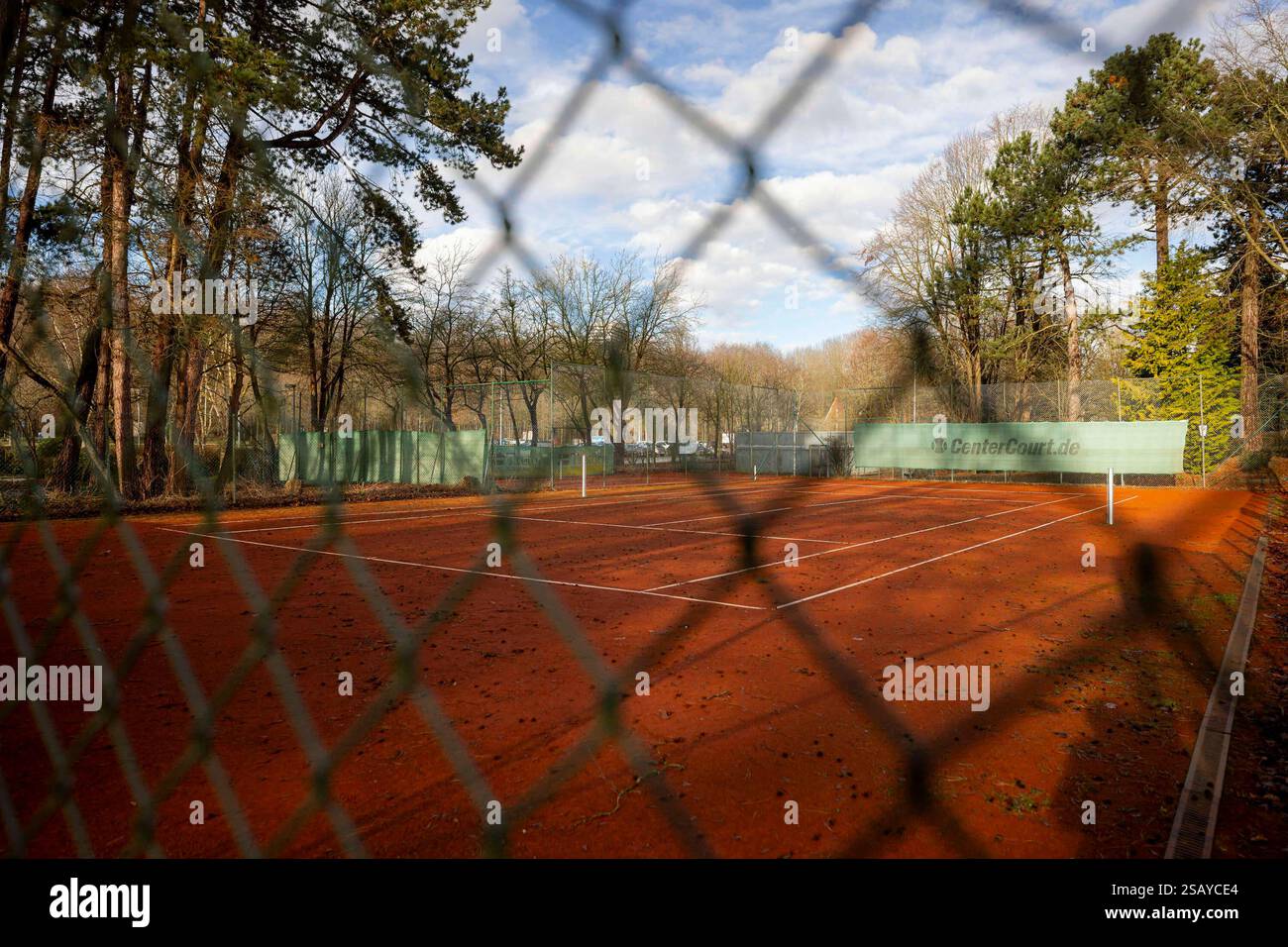 Tennisanlage des NTSV Strand 08 im Kurpark. Eissport- und Tenniscentrum ...