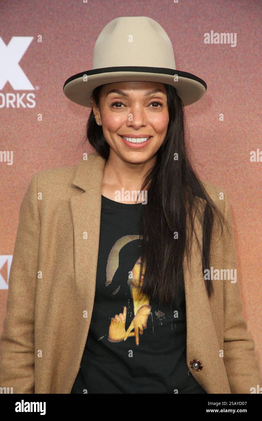 Tamara Taylor at the Better Things Season 3 Premiere, Los Angeles 10th ...