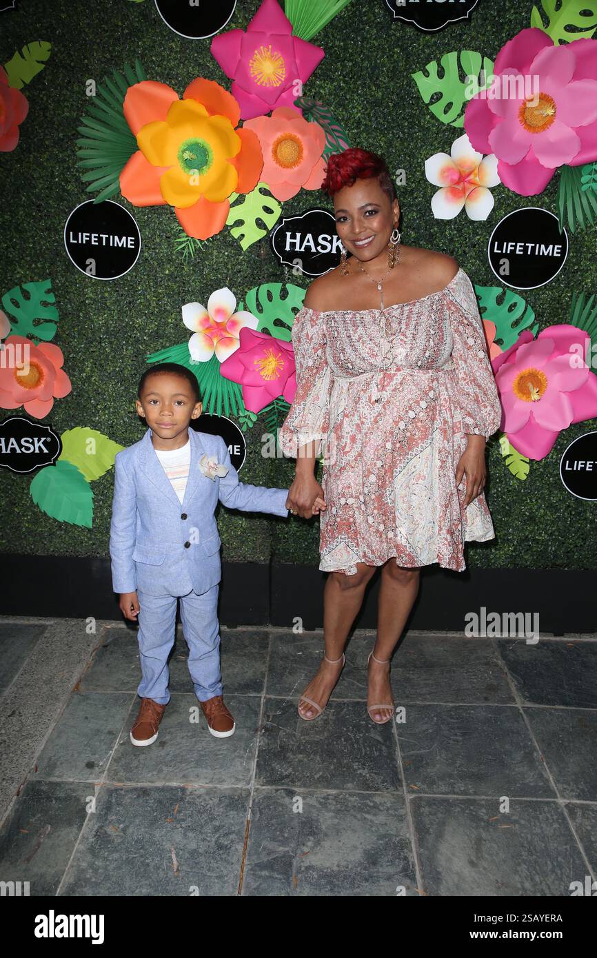 Kim Fields, Quincy Morgan at the Lifetime Summer Luau, Los Angeles, USA ...