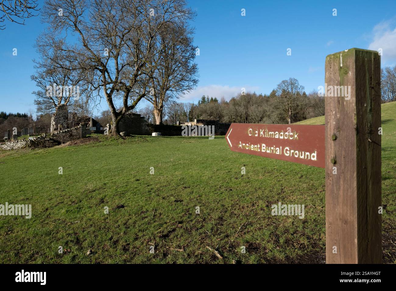 Old kilmadock cemetery scotland hi-res stock photography and images - Alamy