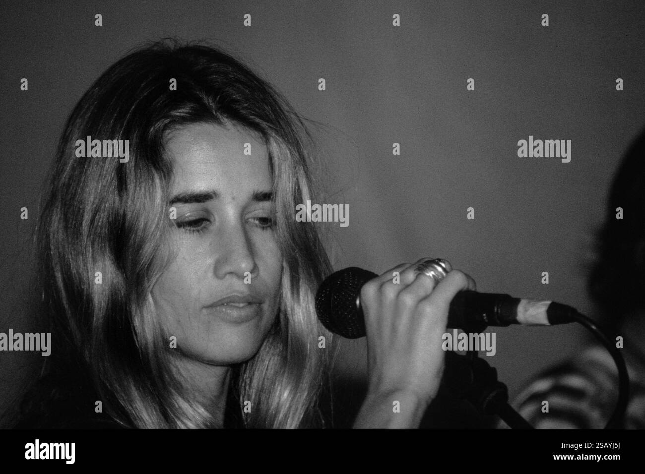 HEATHER NOVA, CONCERT, 1999: Heather Nova playing at Clwb Ifor Bach ...