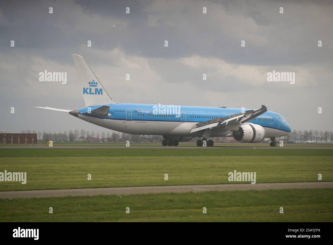 Klm dreamliner taxiing hi-res stock photography and images - Alamy