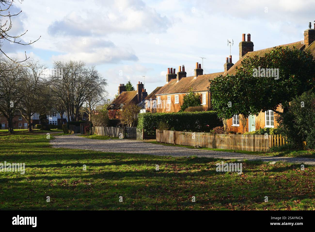 Period cottages on the Green at Ayot Green Stock Photo - Alamy
