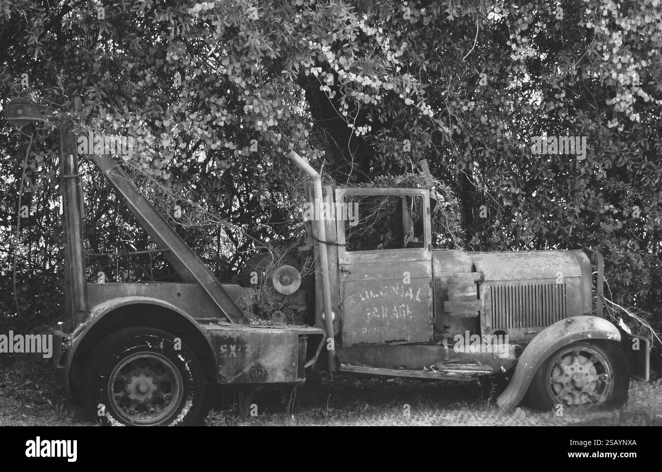 Old towtrucks hi-res stock photography and images - Alamy