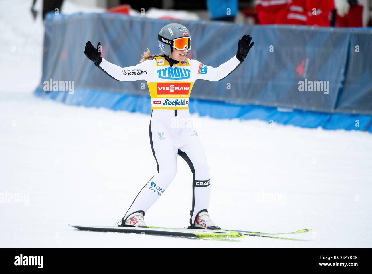 HAGEN Ida Marie (Norwegen) im Ziel nach dem Skispringen, AUT, FIS ...