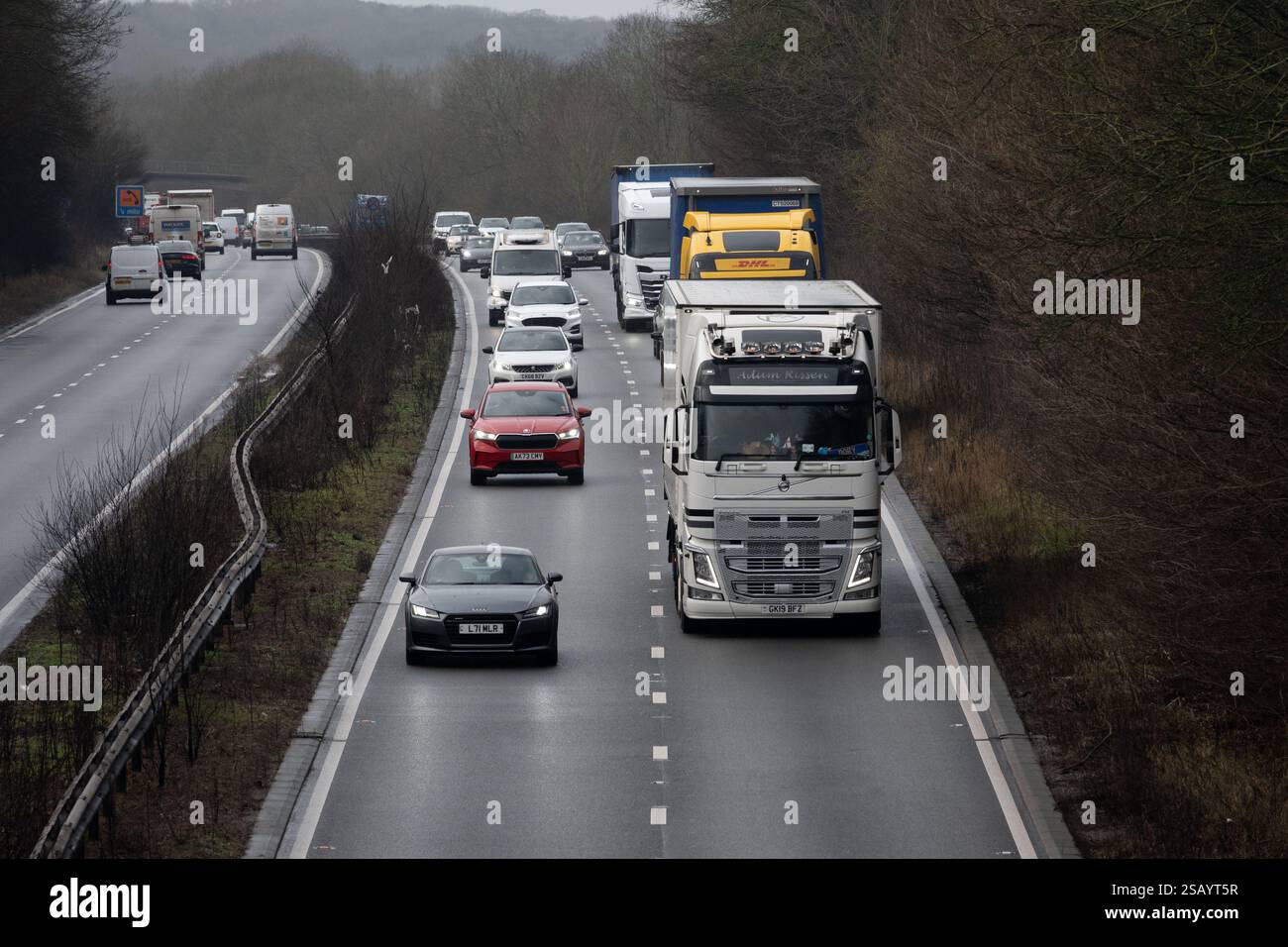 Cars and lorries on the A46 road, Warwick, Warwickshire, England, UK ...