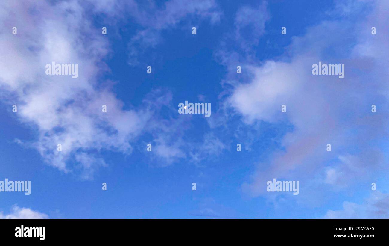 Blue sky new zealand hi-res stock photography and images - Alamy
