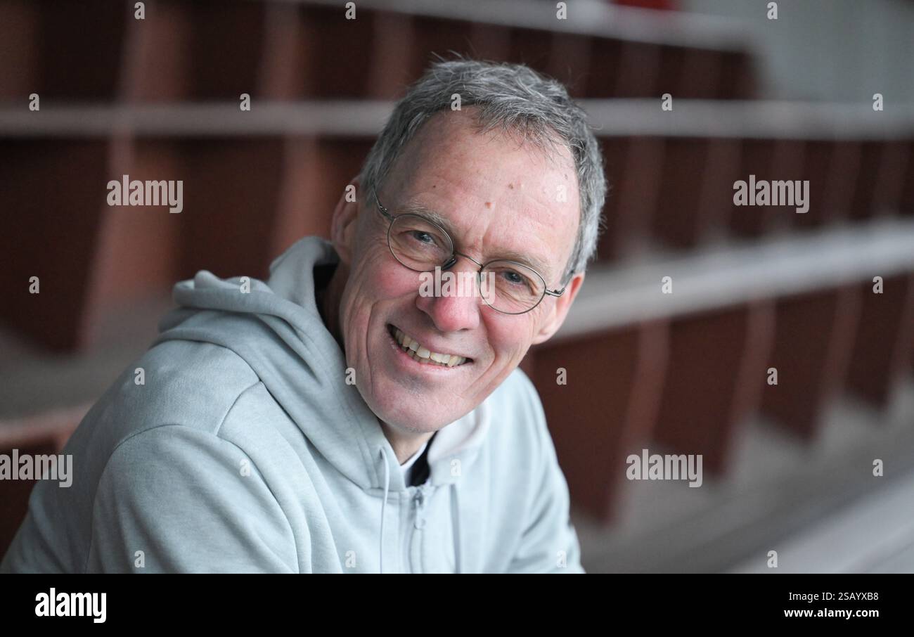 PRODUCTION - 31 January 2025, Baden-Württemberg, Tübingen: Dieter ...