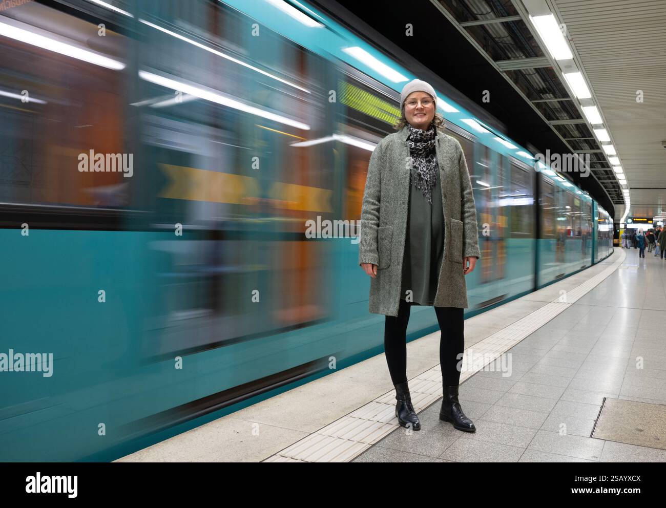 PRODUCTION - 31 January 2025, Hesse, Frankfurt/Main: Julia Koenen is ...