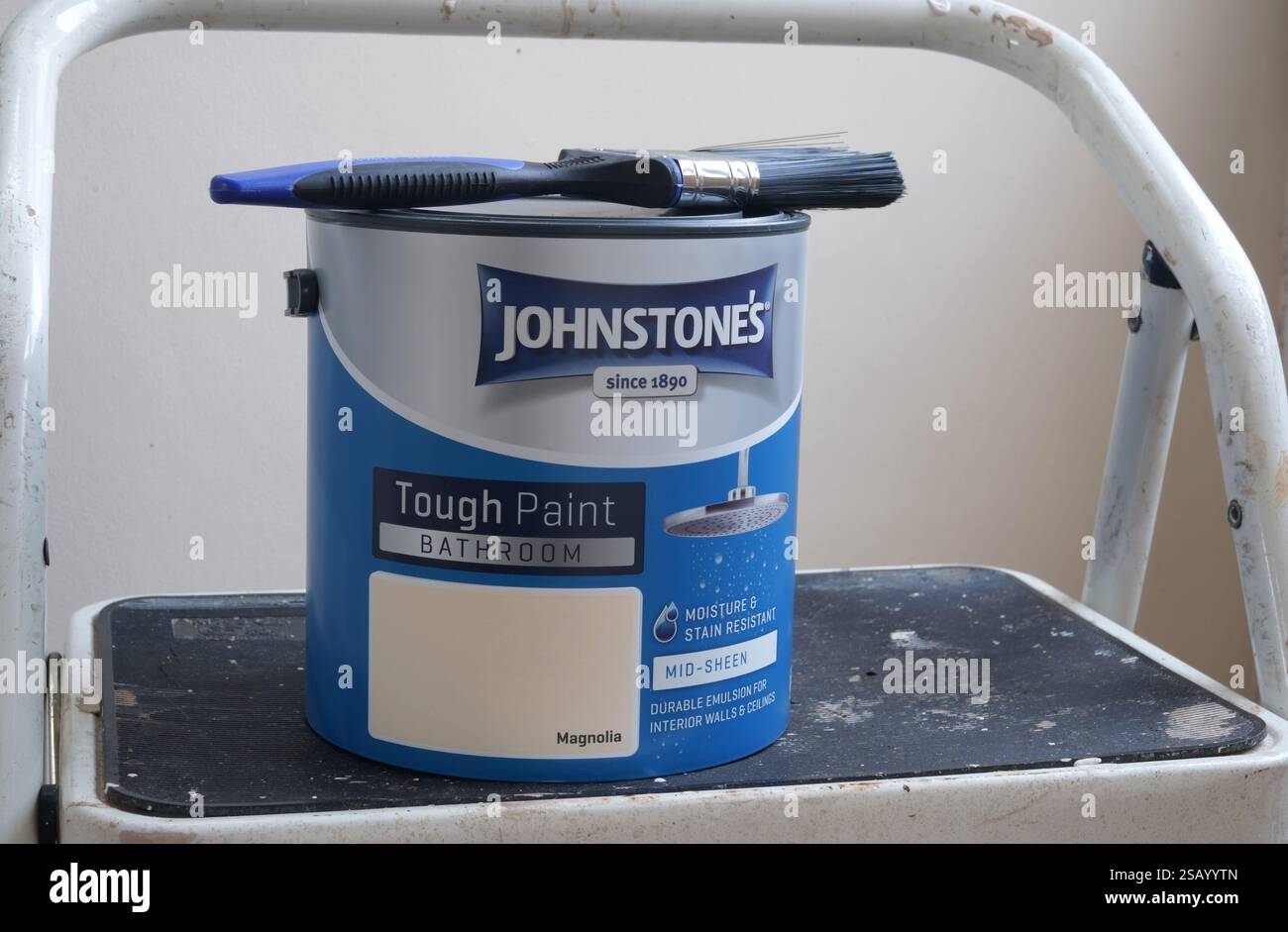 Johnstones magnolia paint hi-res stock photography and images - Alamy