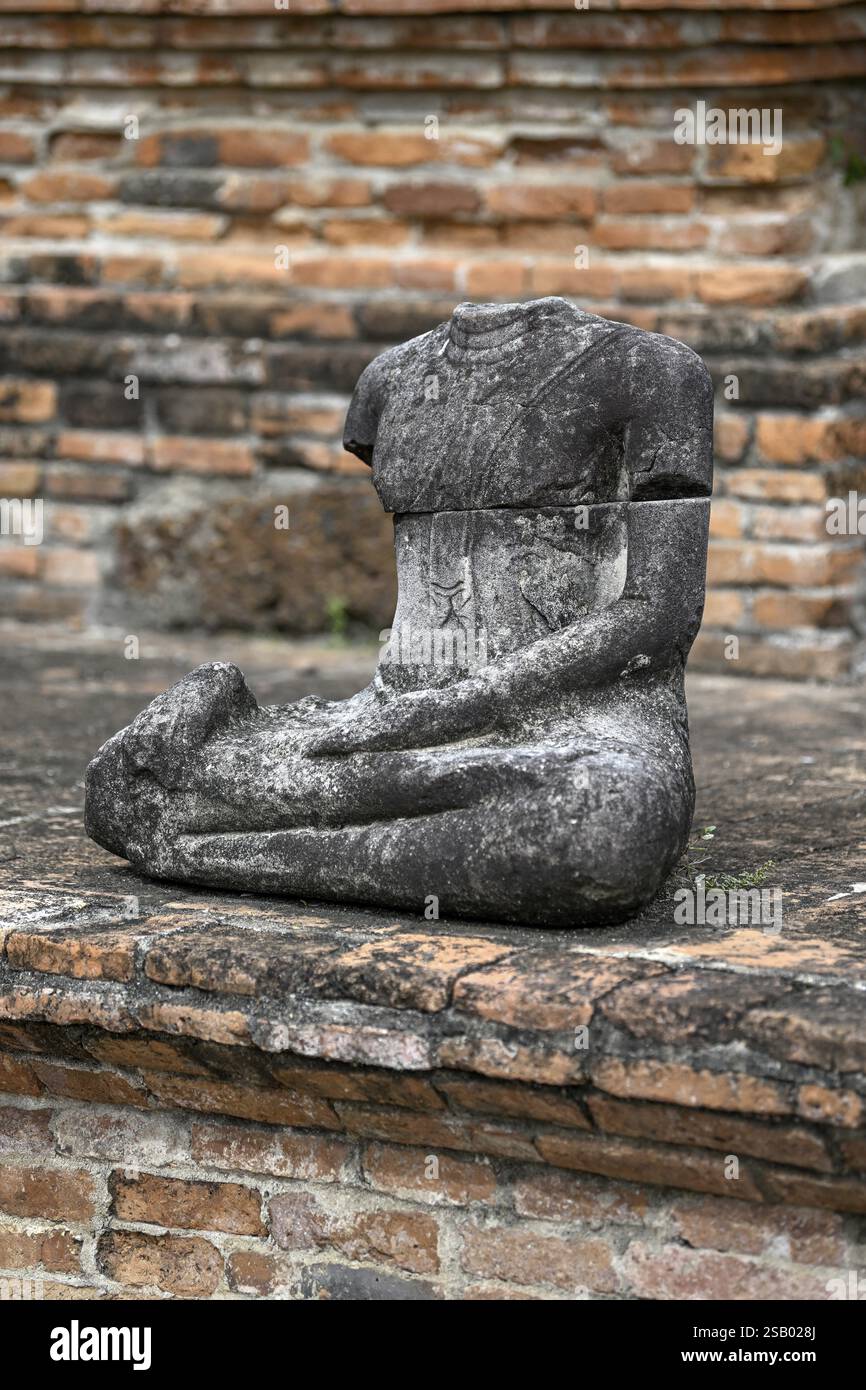 Buddha statue without head in Wat Mahathat Ayutthaya, Temple of the ...