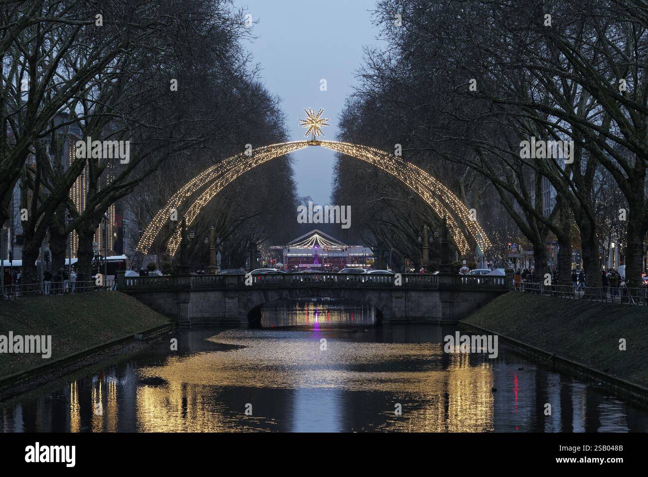 Arch of lights over the Koe-Graben, Christmas decoration, on ...