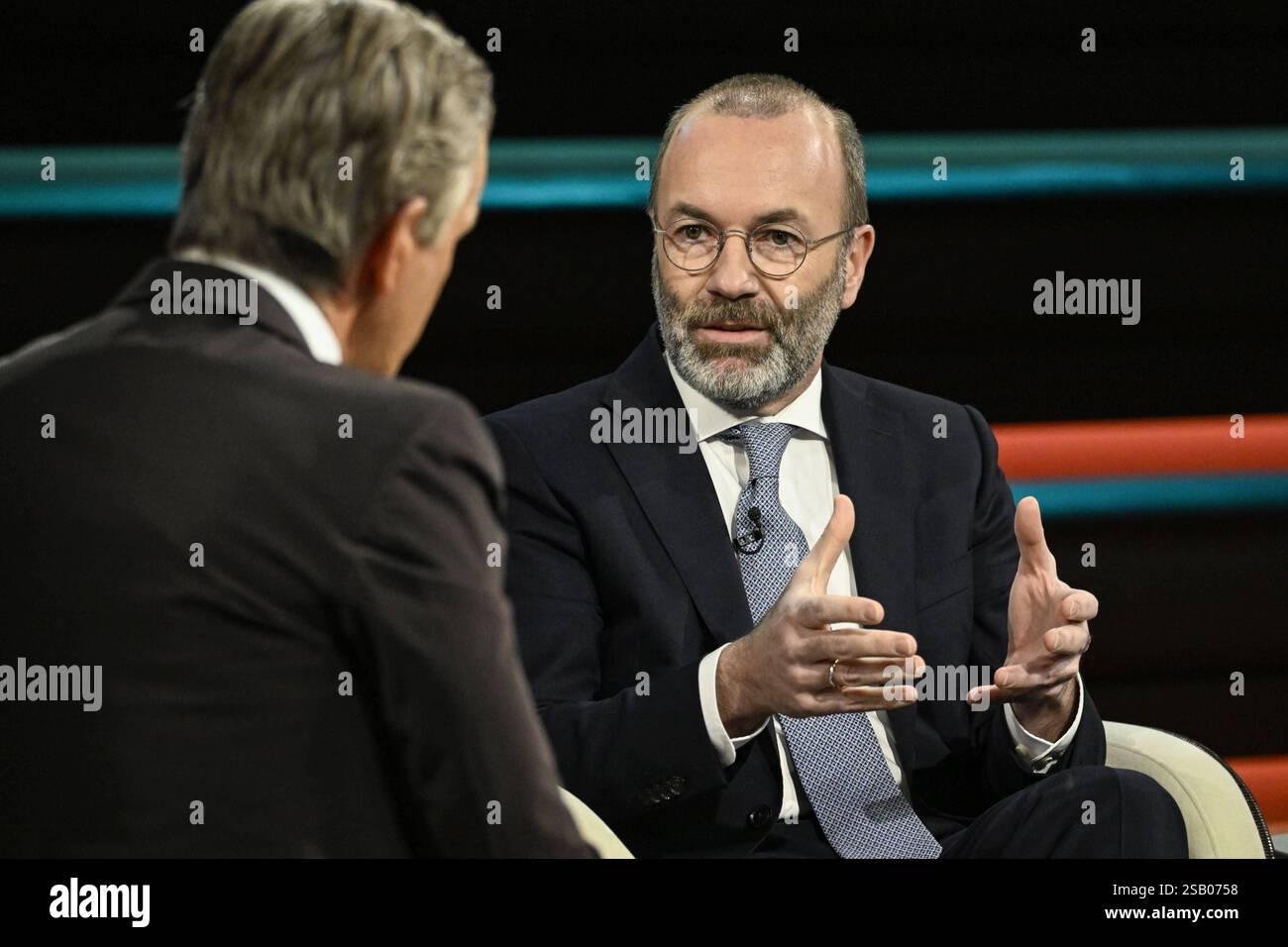 Markus Lanz li. und Manfred Weber 01/25 her Markus Lanz li. mit Manfred ...