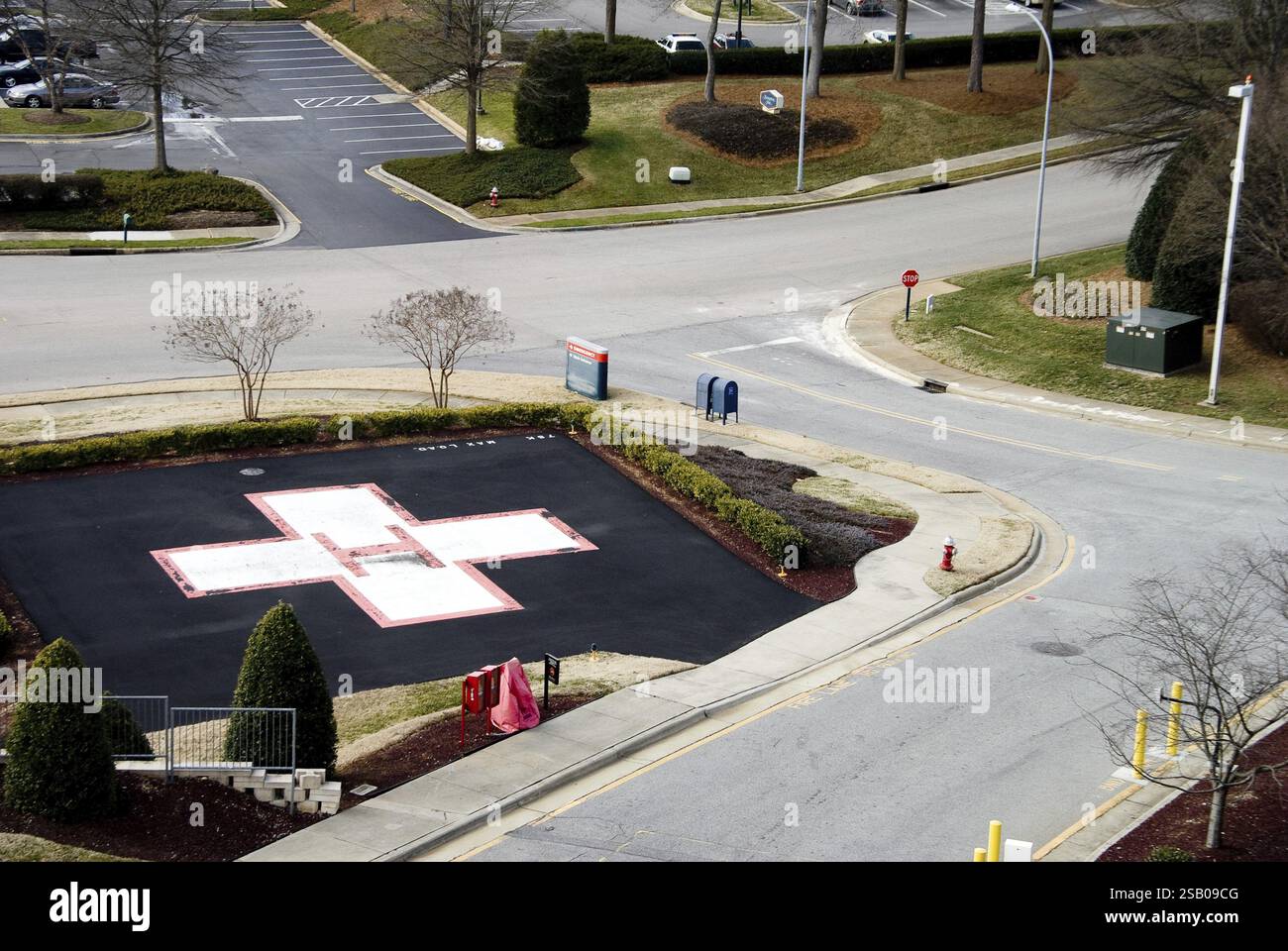 A Hospital Helipad at a medical trauma center Stock Photo - Alamy