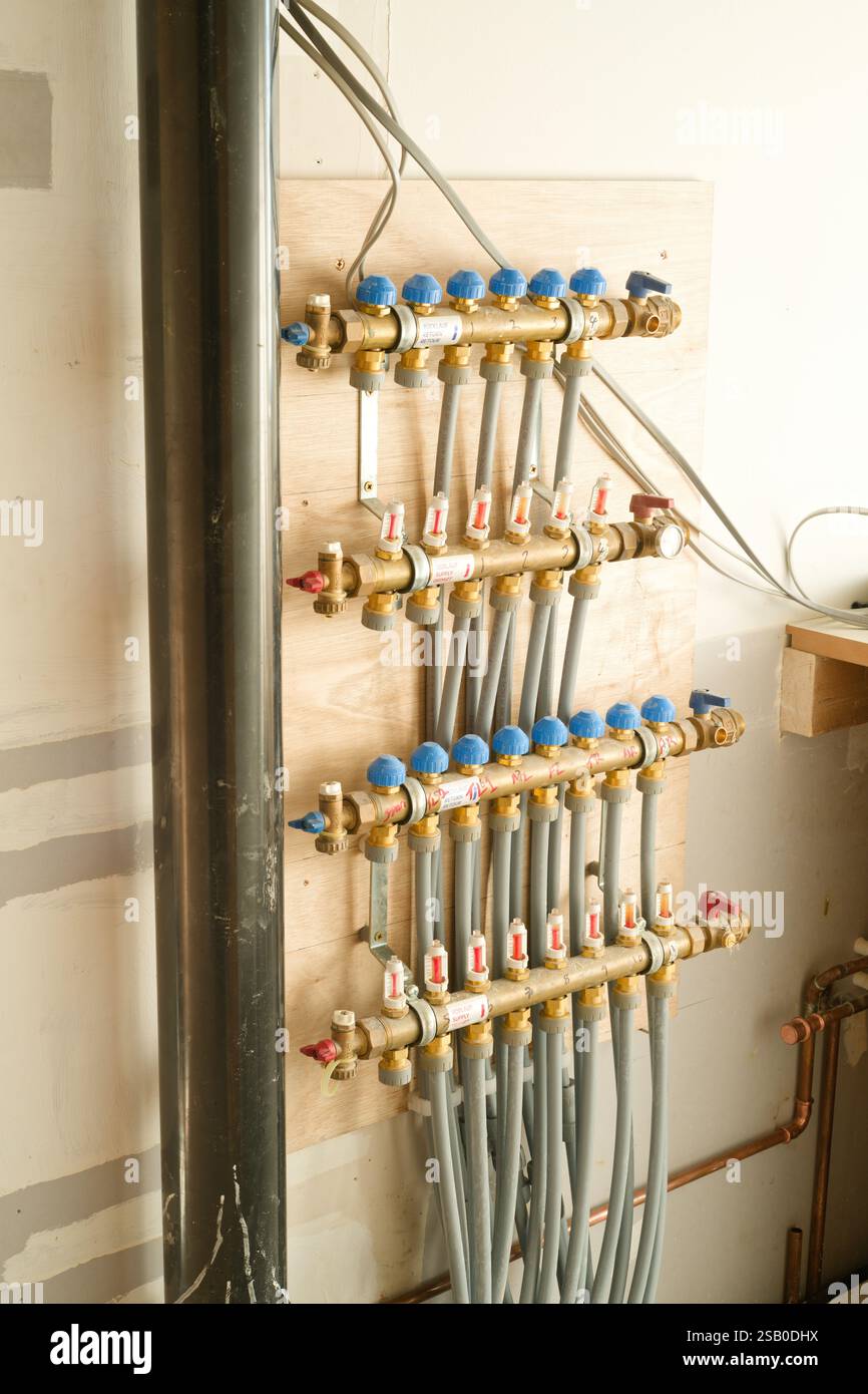 Underfloor heating pipework Stock Photo - Alamy