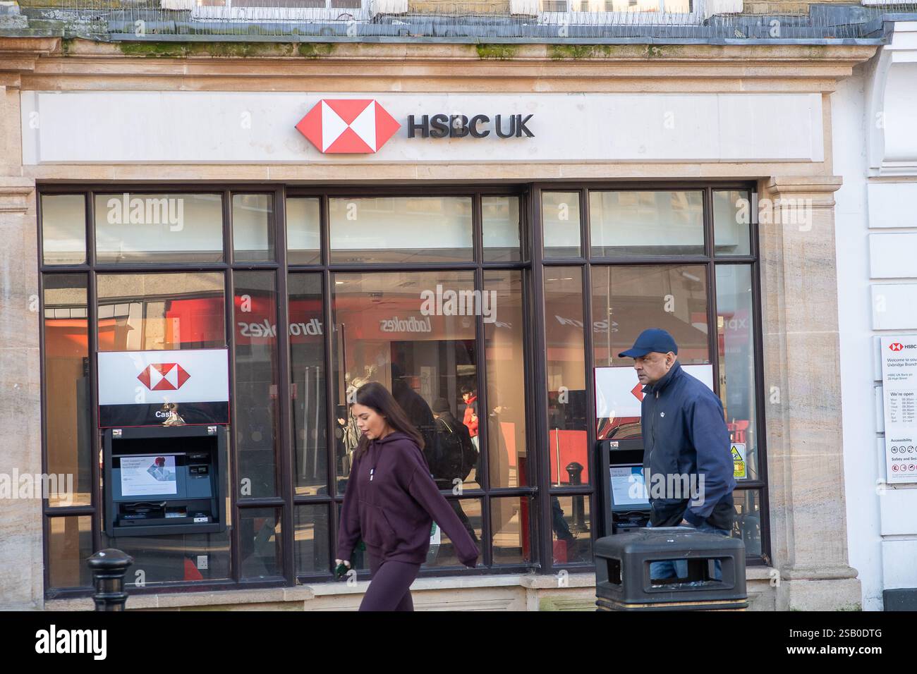 Uxbridge, UK. 30th January, 2025. An HSBC bank in Uxbridge. Credit ...